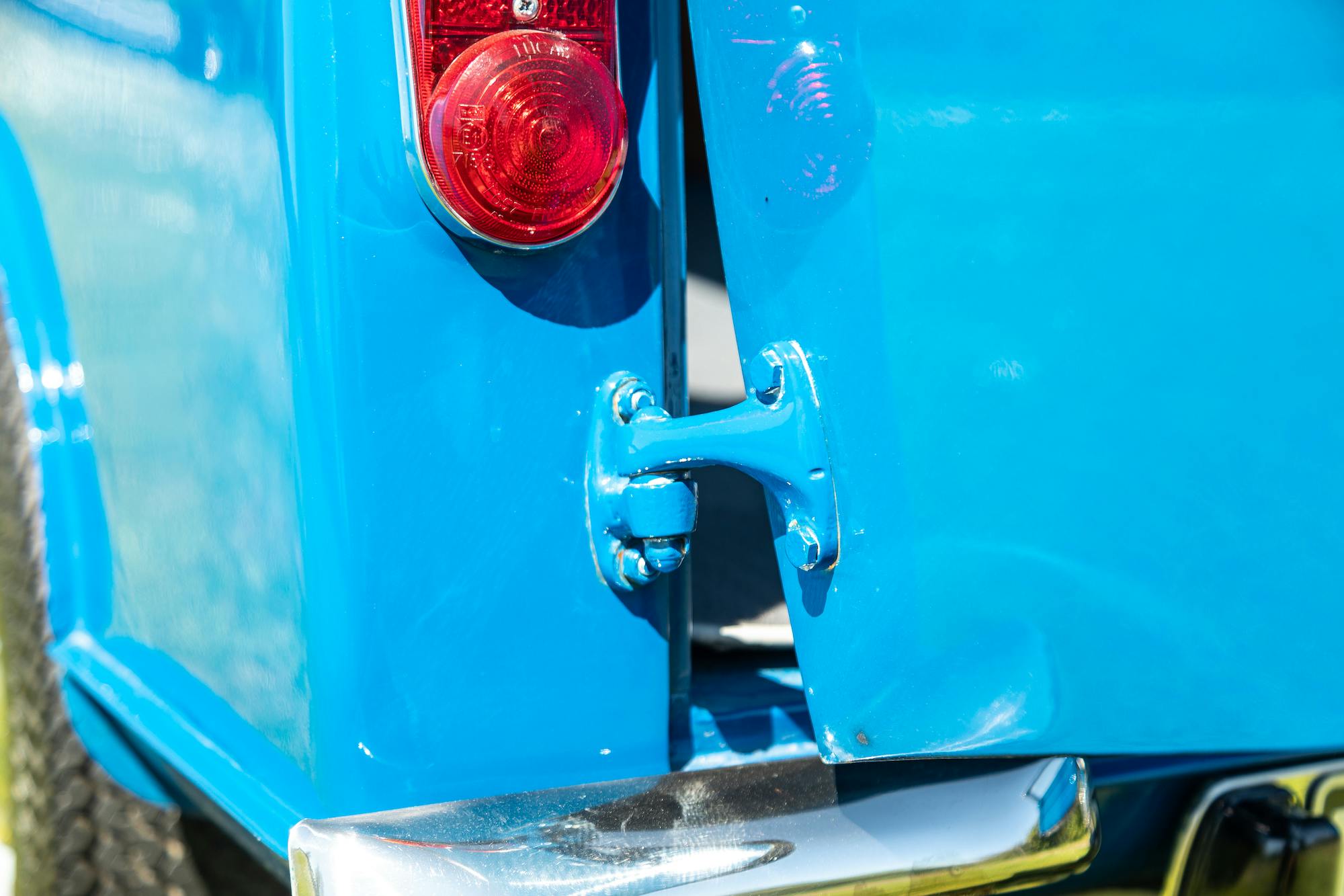 1971 MORRIS MINI VAN