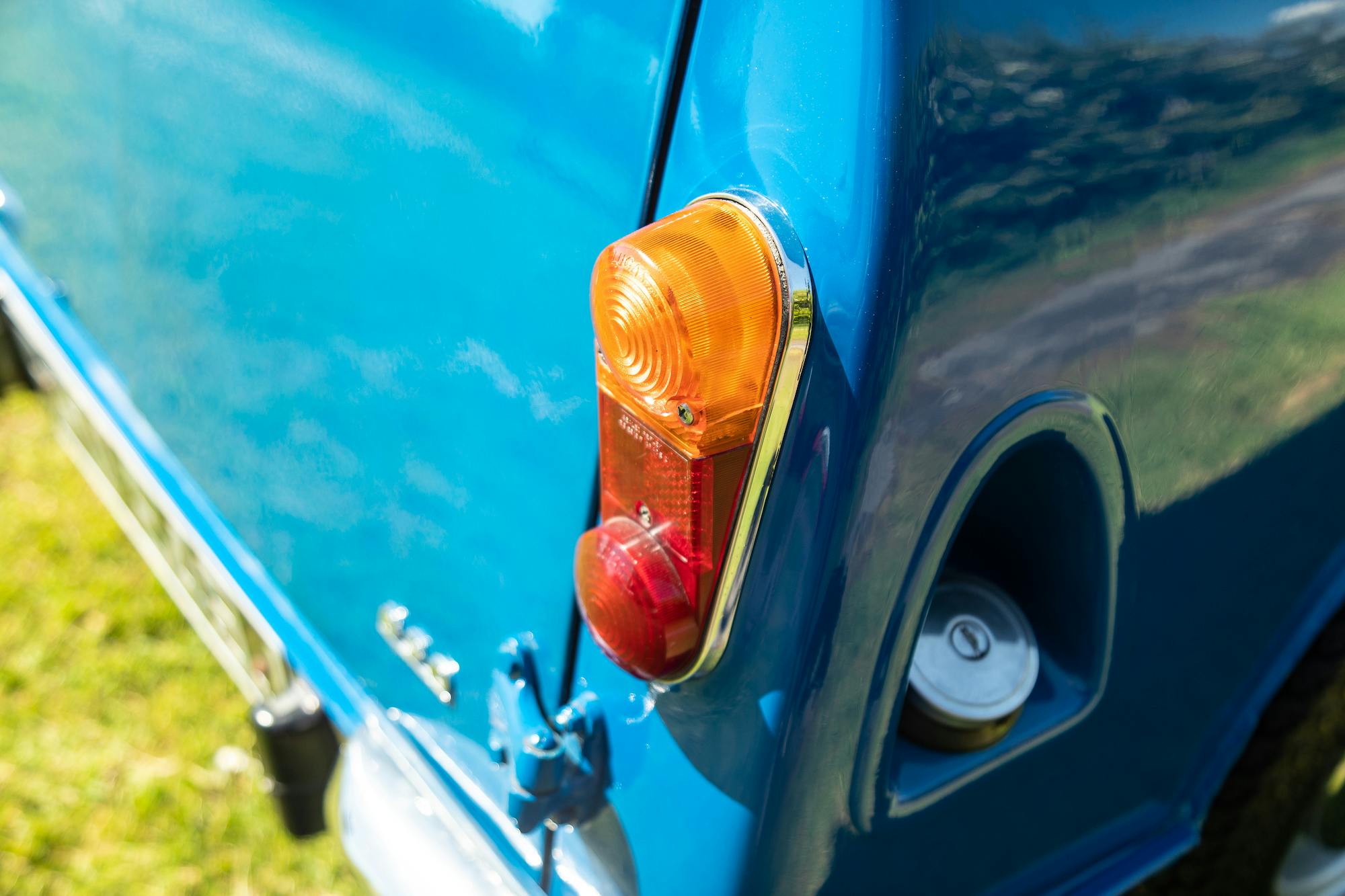 1971 MORRIS MINI VAN