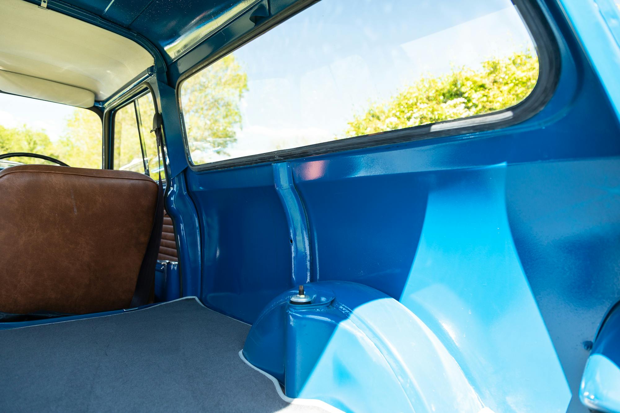 1971 MORRIS MINI VAN