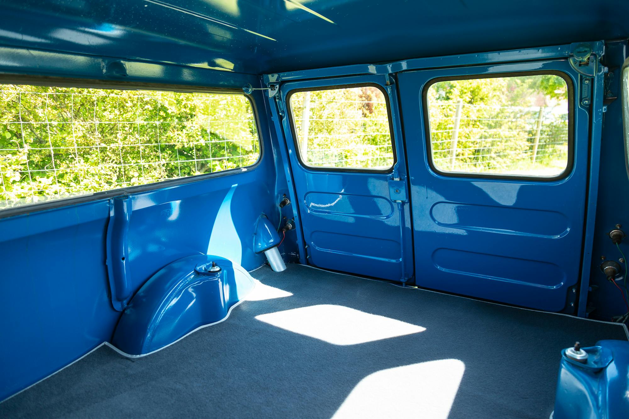 1971 MORRIS MINI VAN