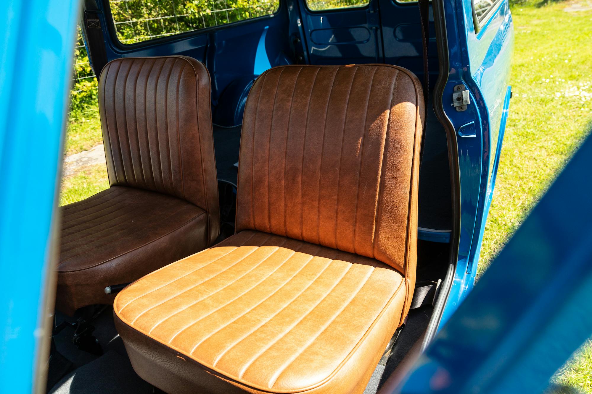 1971 MORRIS MINI VAN