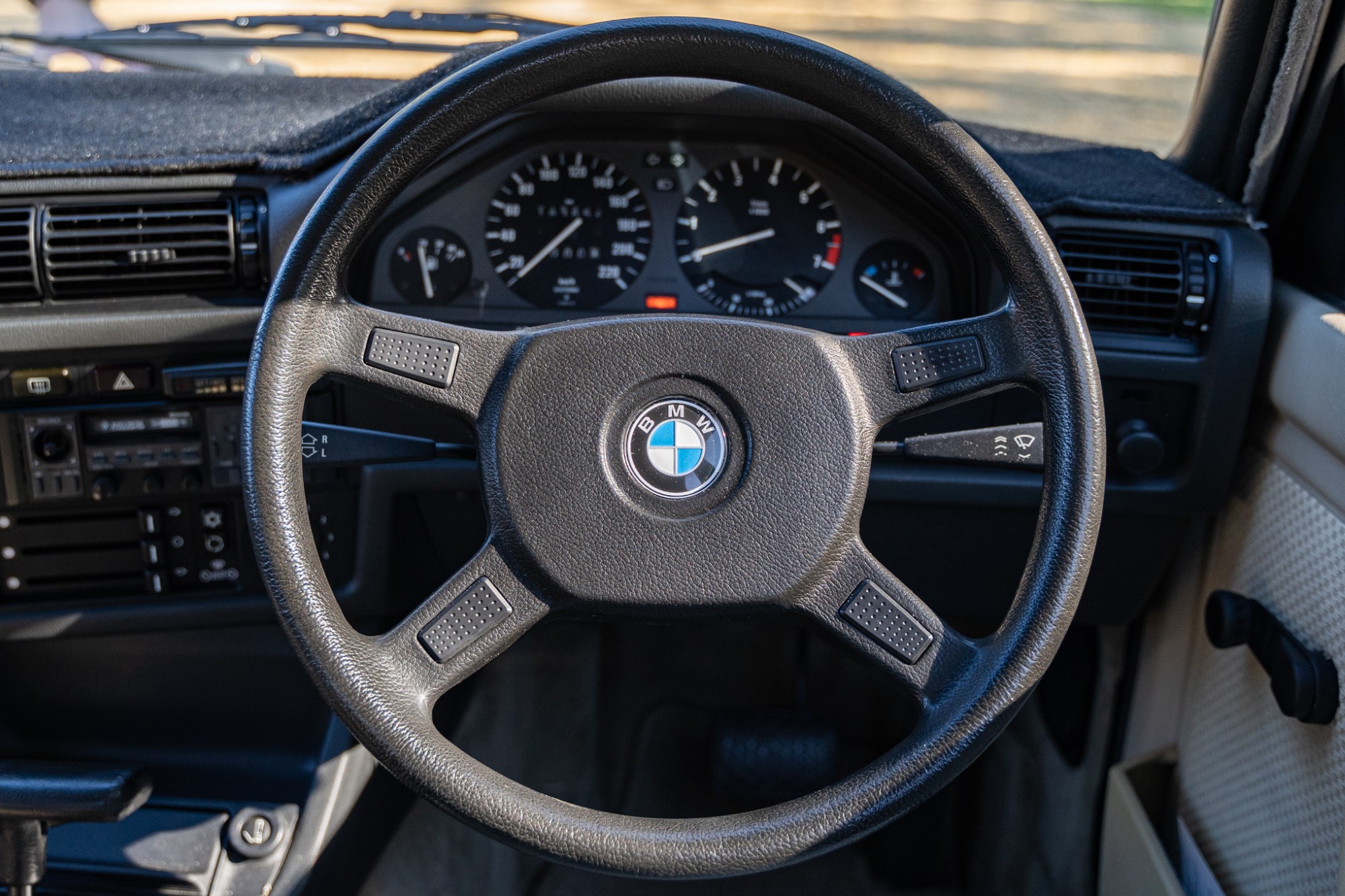 1985 BMW (E30) 323i