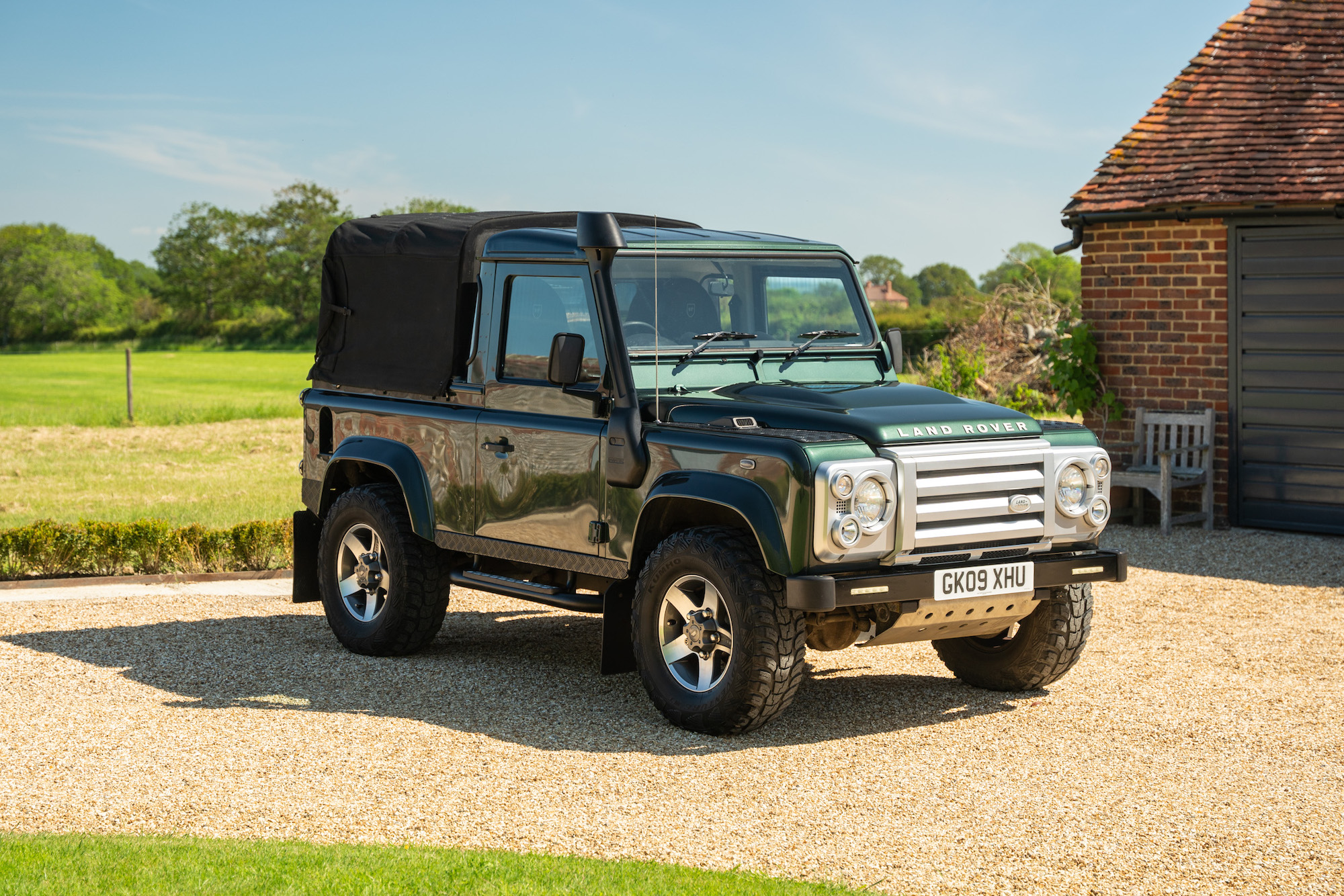 2009 LAND ROVER DEFENDER 90 PICK UP for sale by auction in Lewes, West ...
