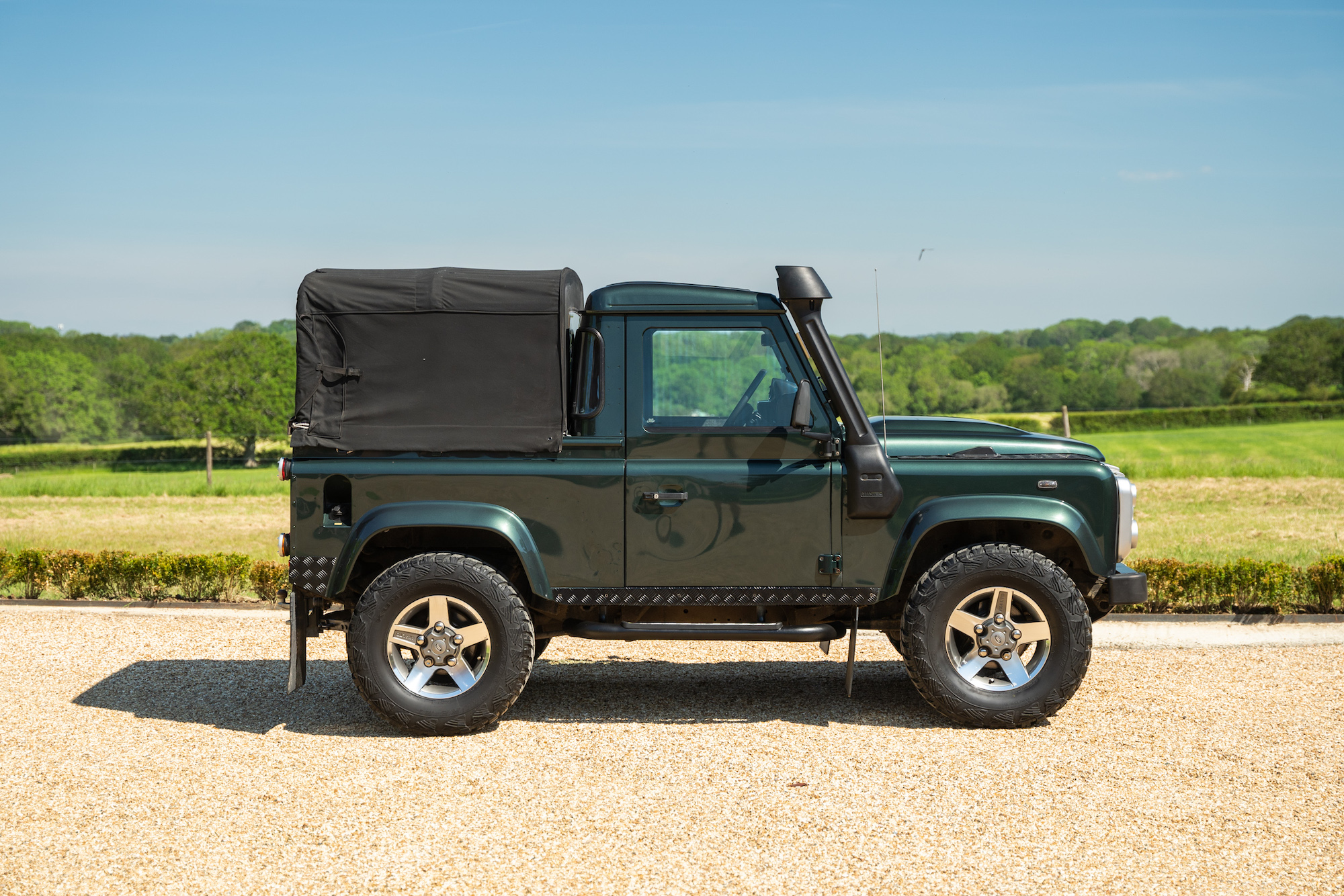 2009 LAND ROVER DEFENDER 90 PICK UP for sale by auction in Lewes, West ...