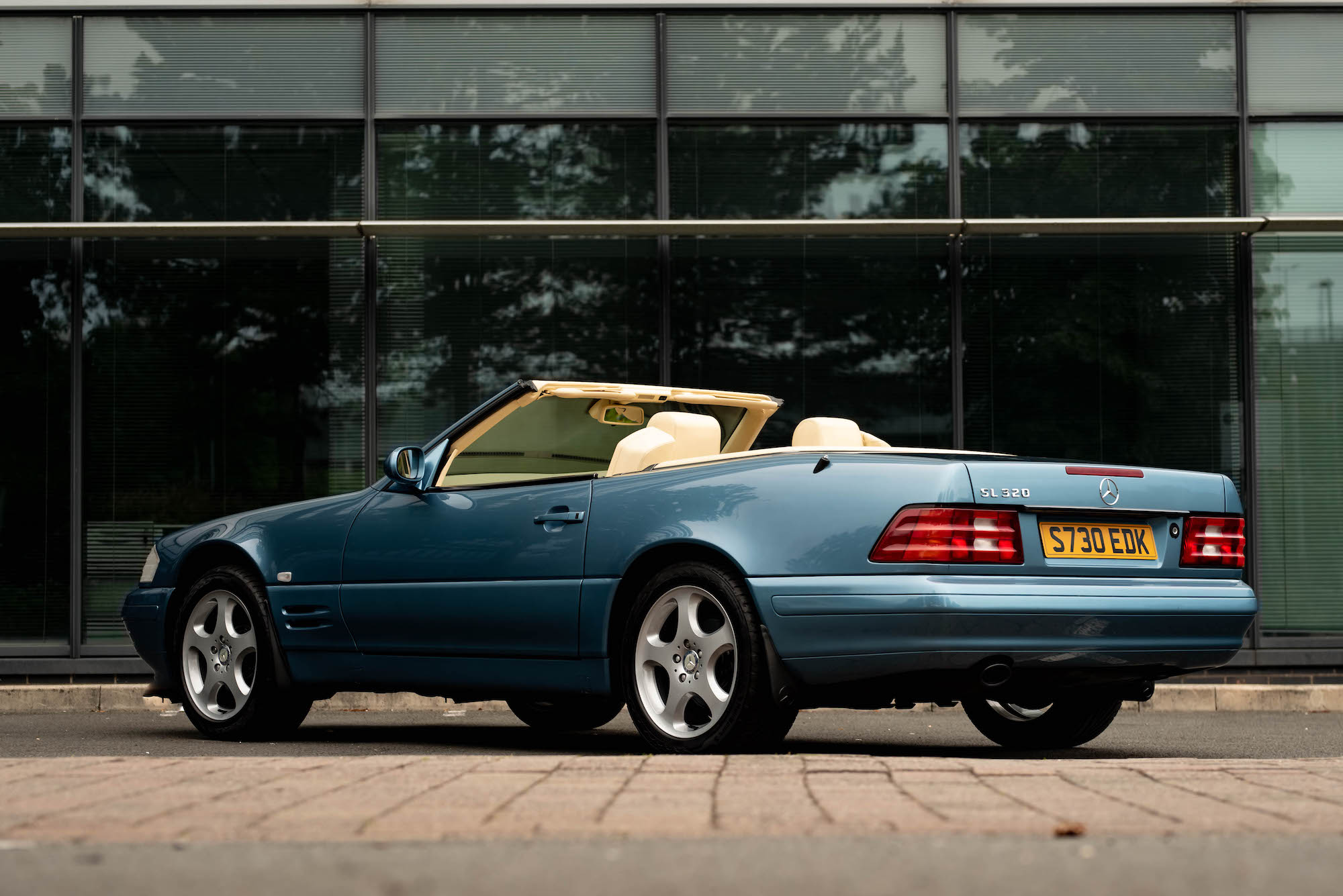 1998 MERCEDES-BENZ (R129) SL320 for sale in Stockport, Greater ...