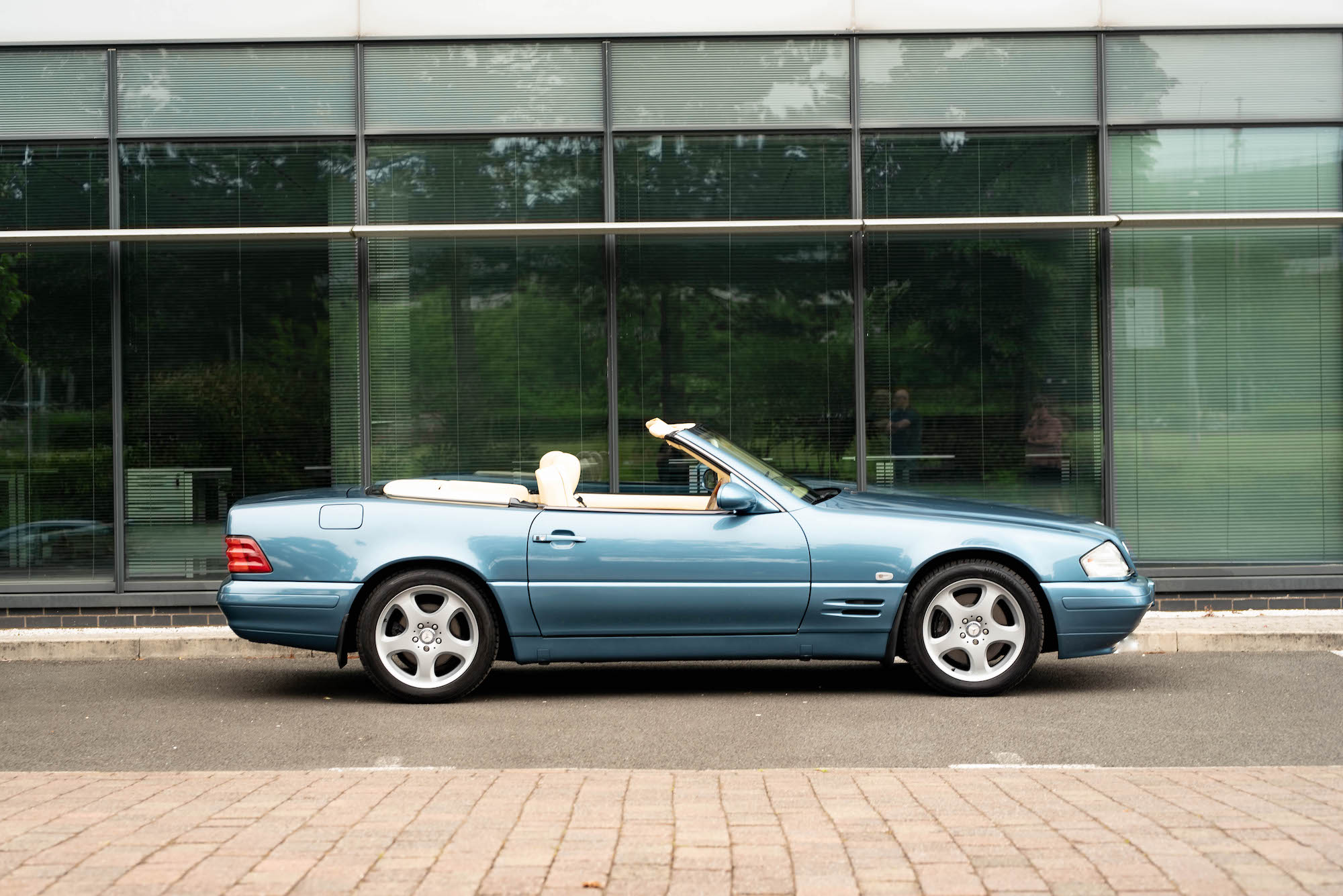 1998 MERCEDES-BENZ (R129) SL320 for sale in Stockport, Greater ...