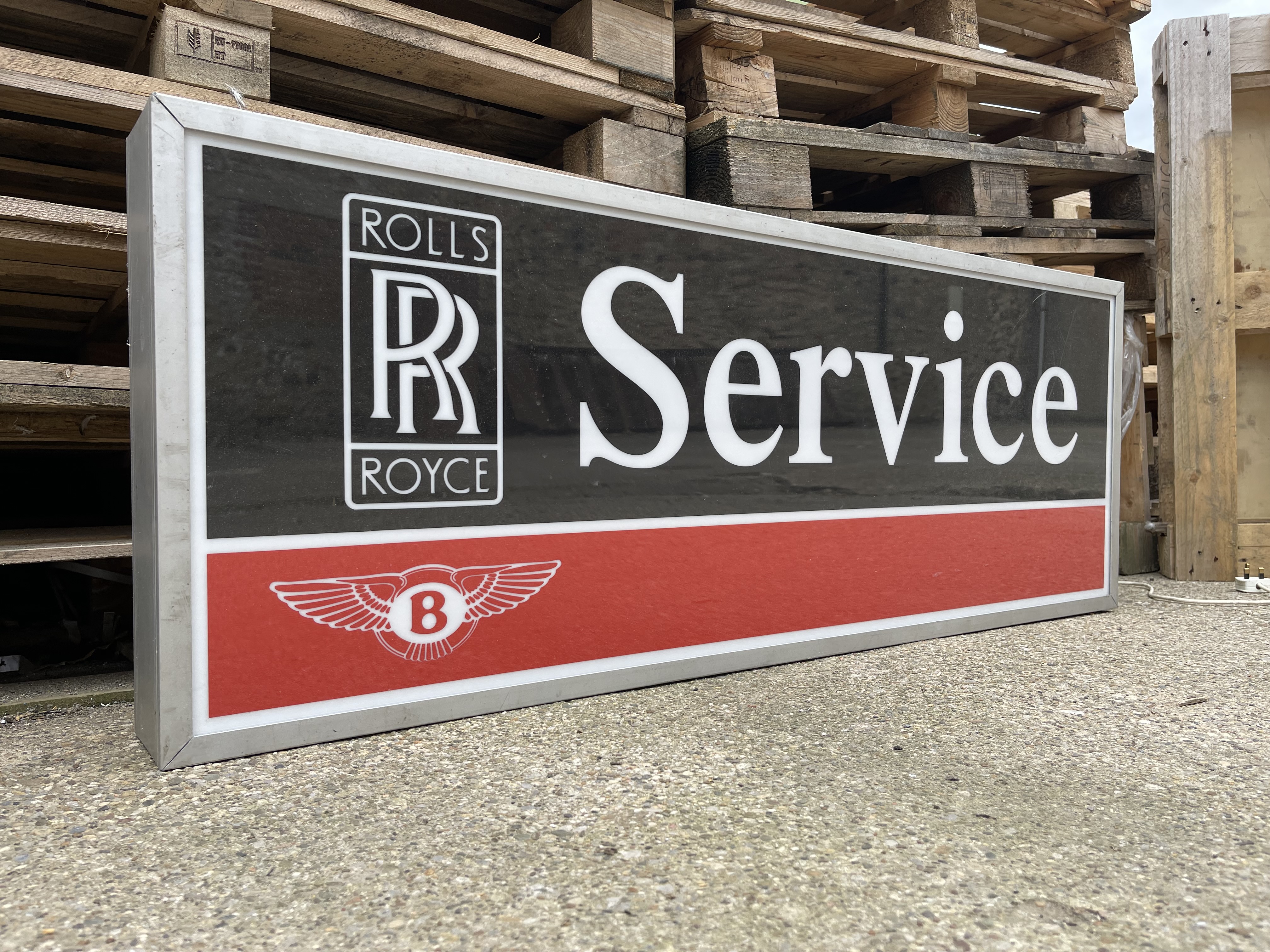 ROLLS-ROYCE BENTLEY ILLUMINATED SERVICE SIGN