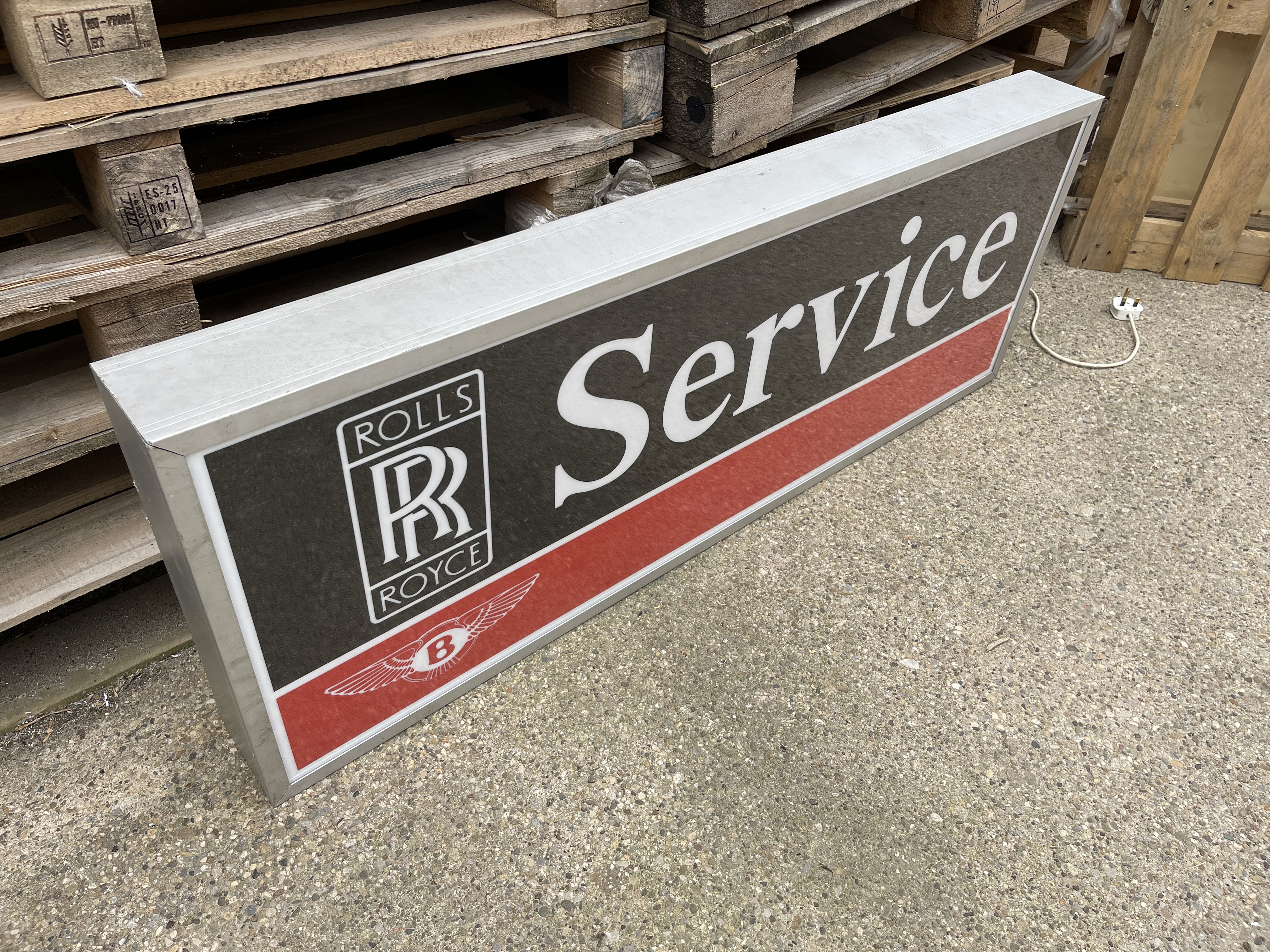 ROLLS-ROYCE BENTLEY ILLUMINATED SERVICE SIGN