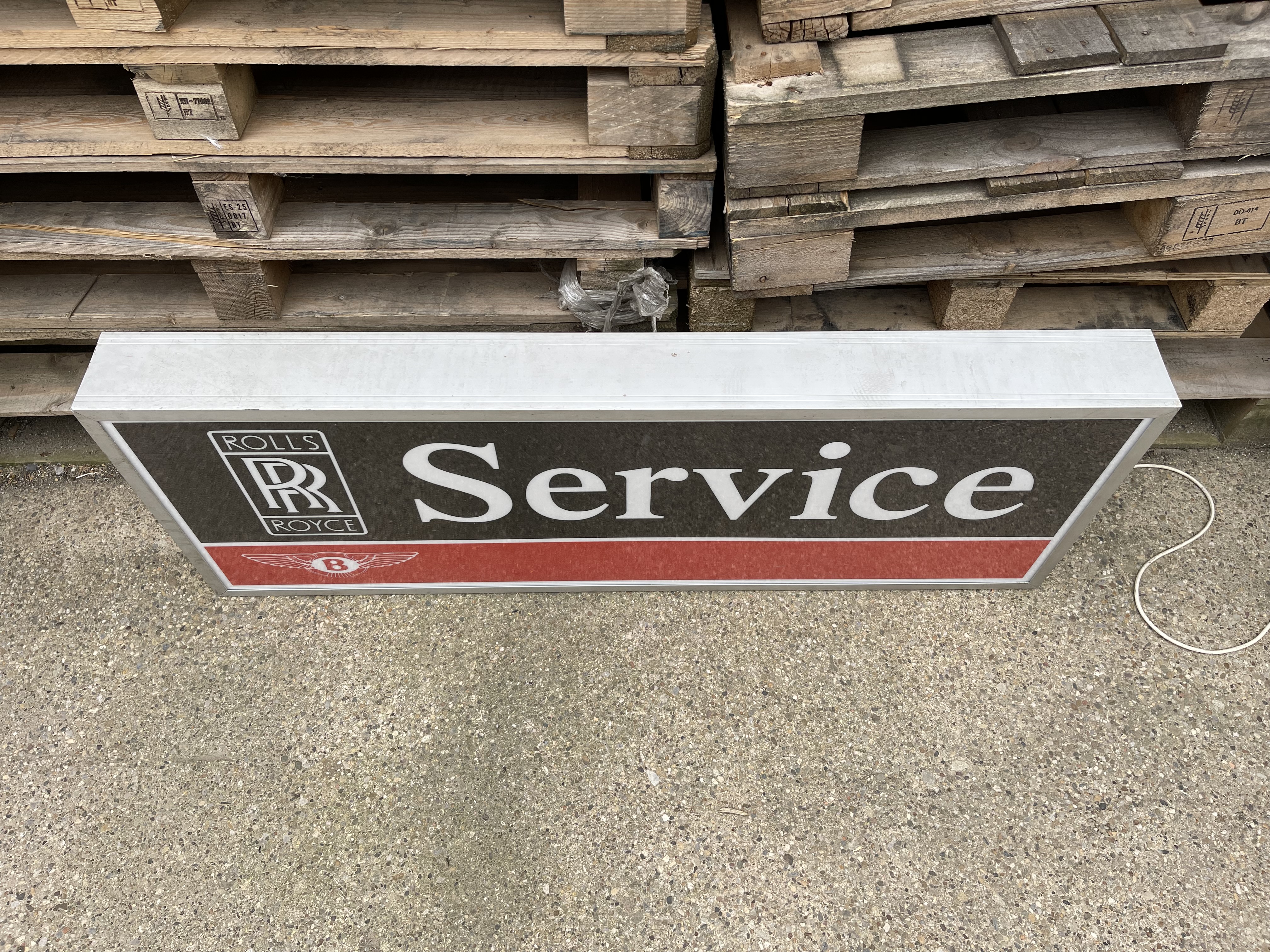 ROLLS-ROYCE BENTLEY ILLUMINATED SERVICE SIGN