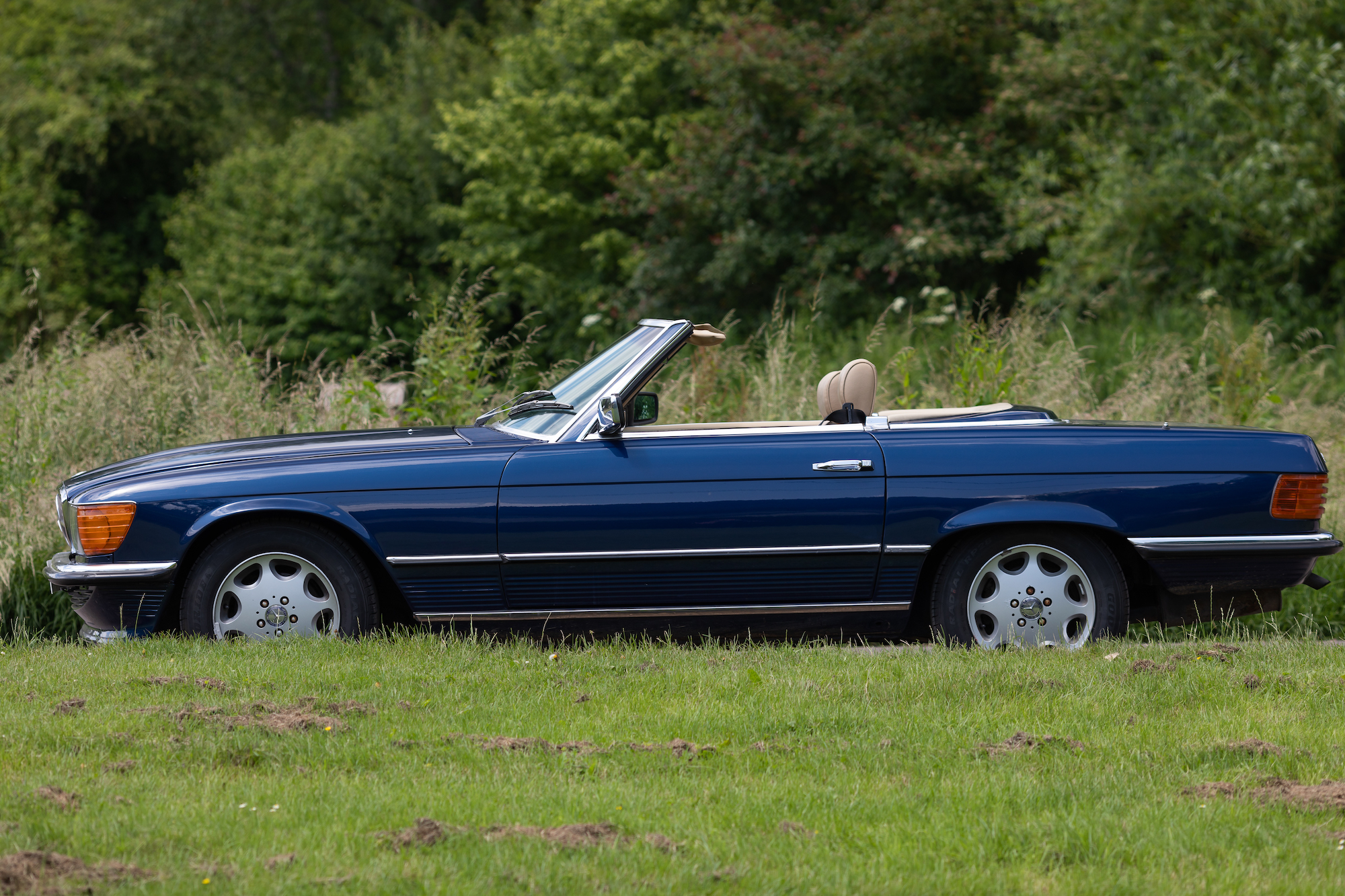 1985 MERCEDES-BENZ (R107) 500 SL for sale by auction in Andover ...