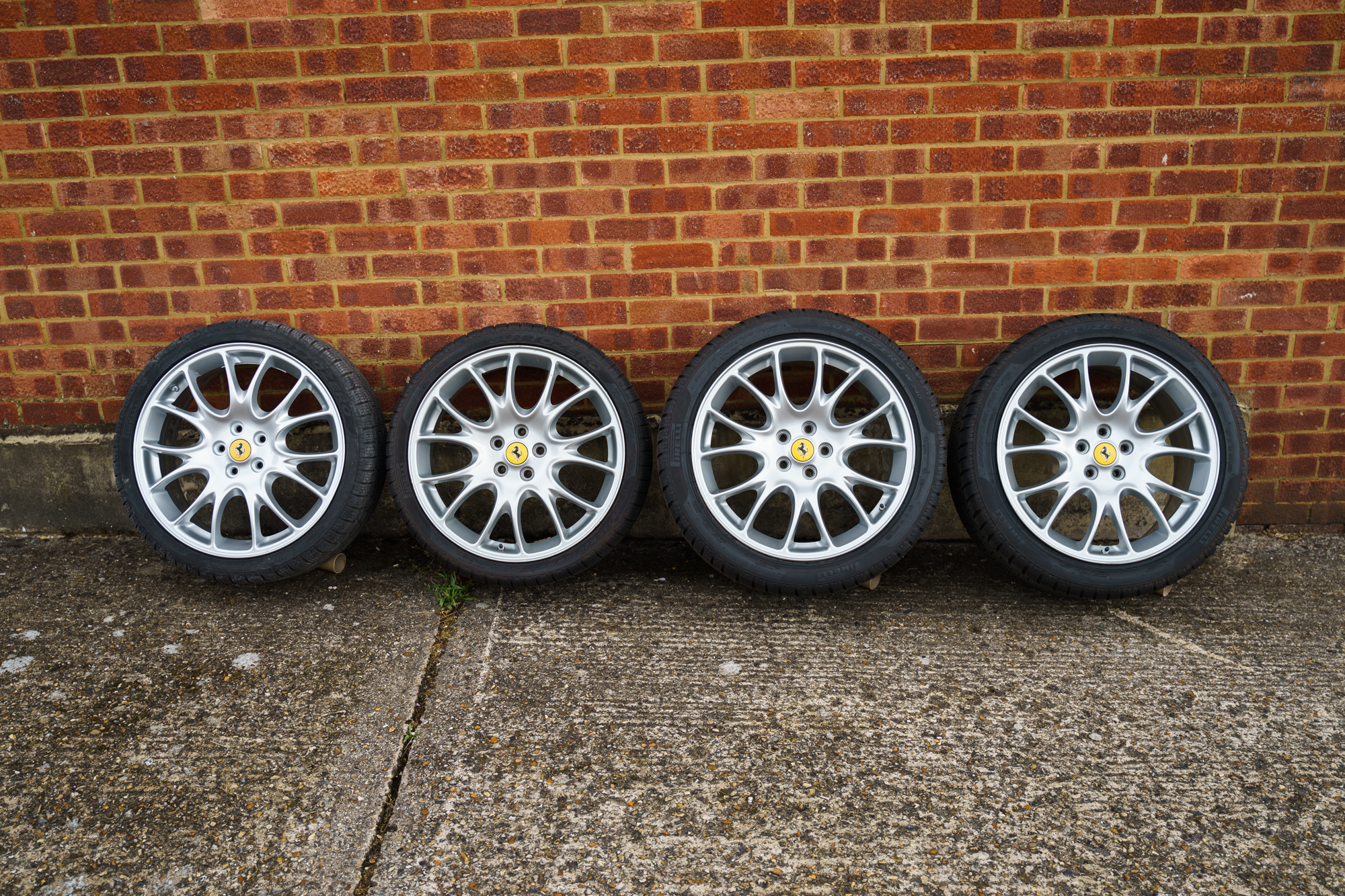 FERRARI 599 WHEELS AND TYRES