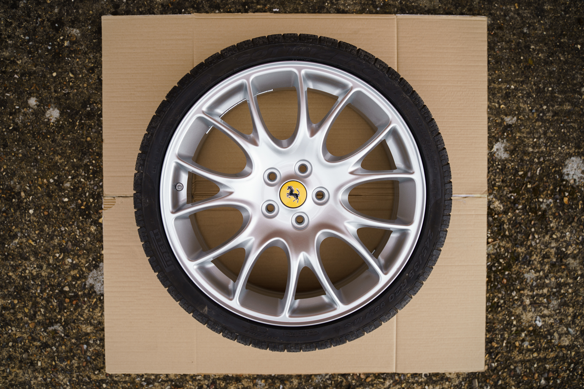 FERRARI 599 WHEELS AND TYRES