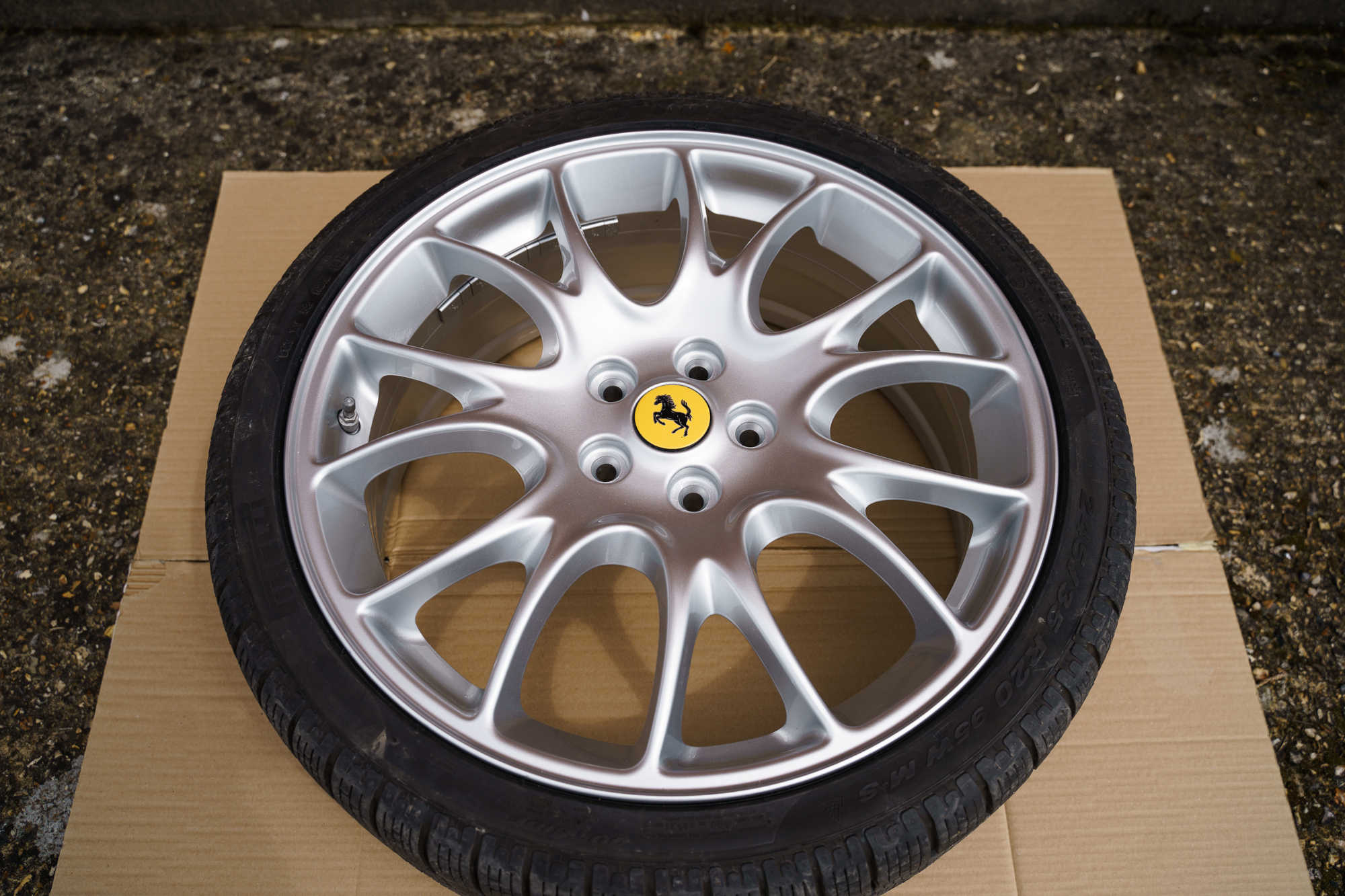 FERRARI 599 WHEELS AND TYRES