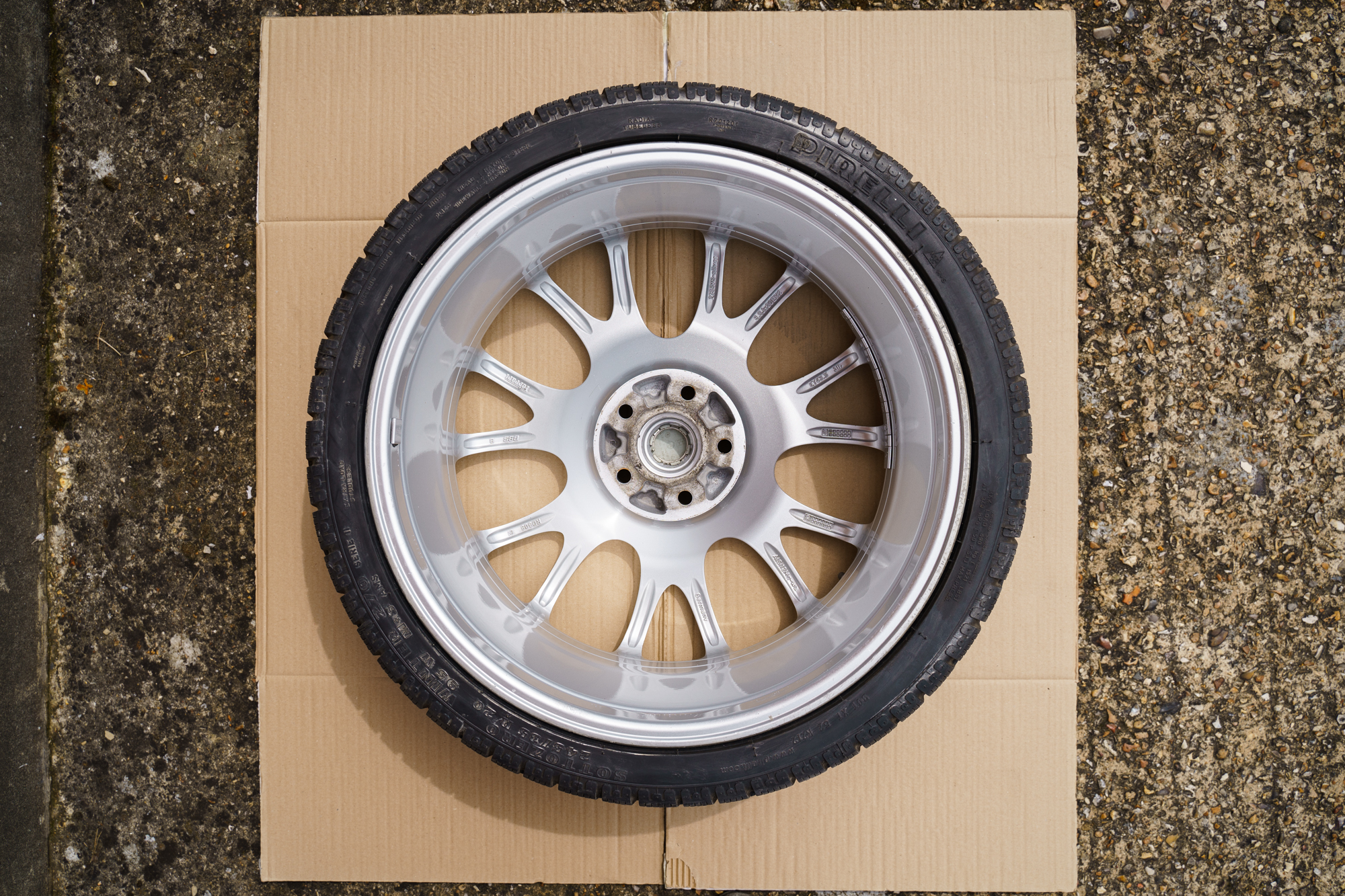 FERRARI 599 WHEELS AND TYRES