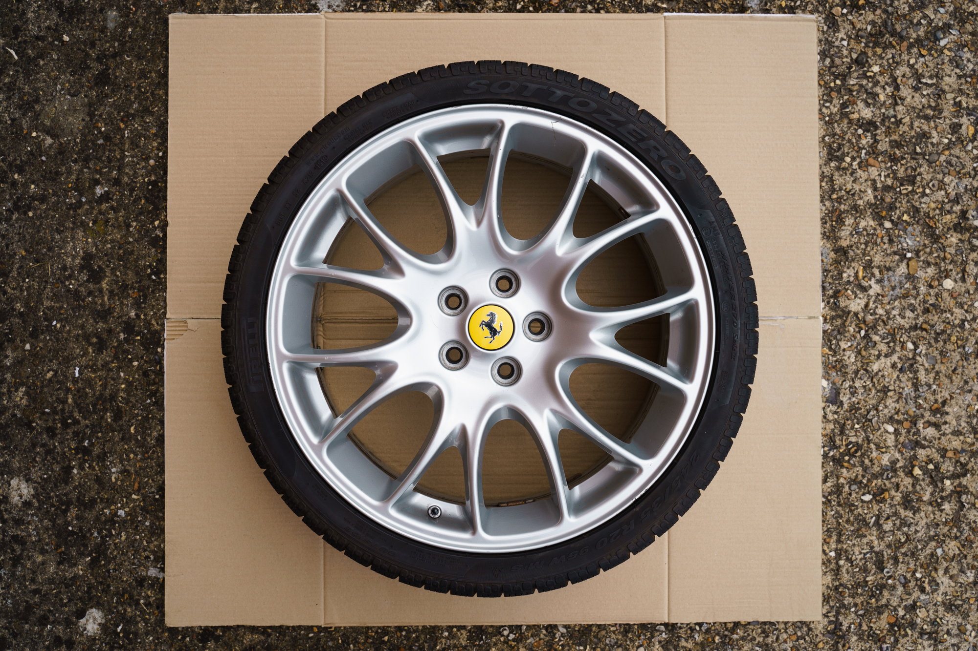 FERRARI 599 WHEELS AND TYRES