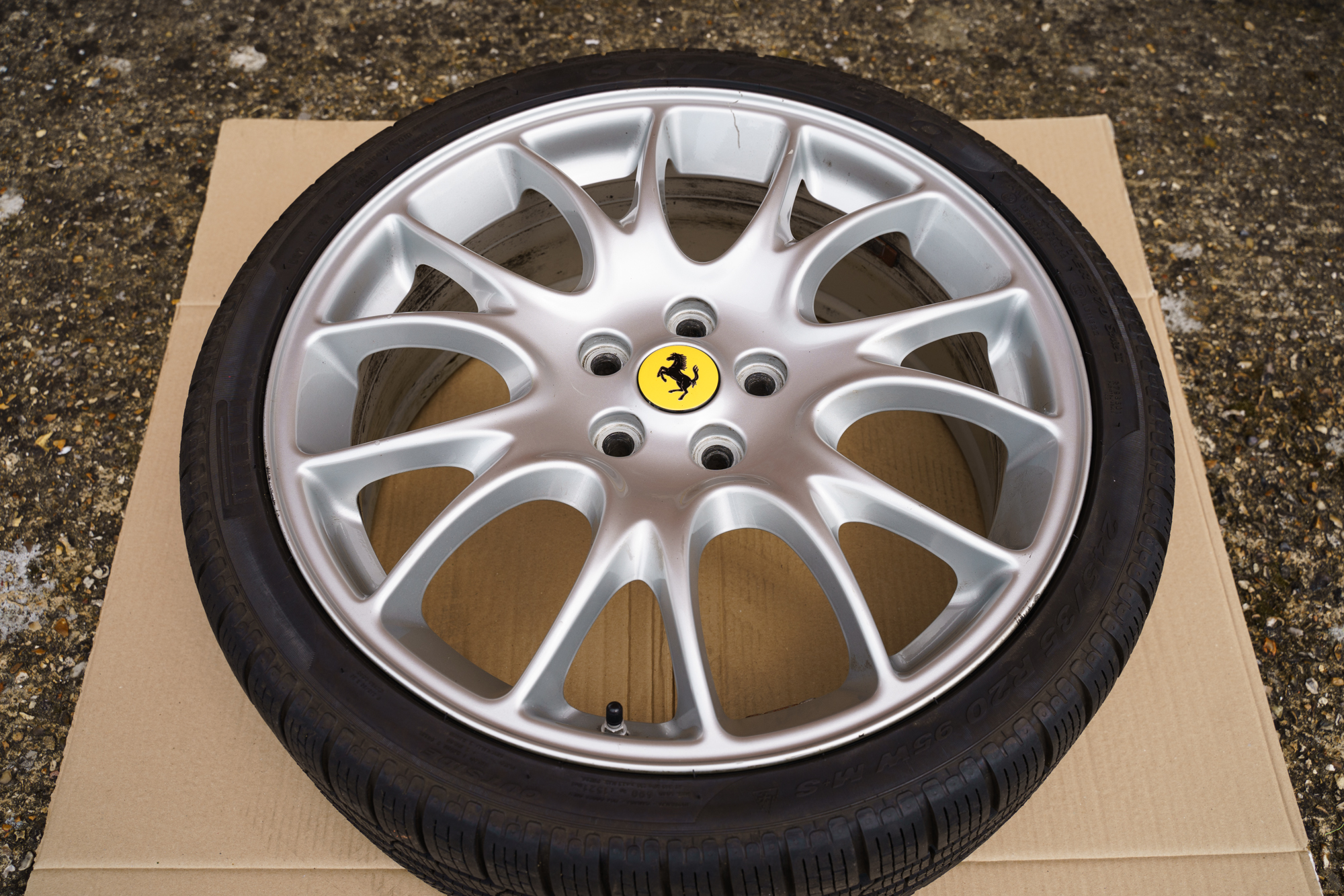 FERRARI 599 WHEELS AND TYRES