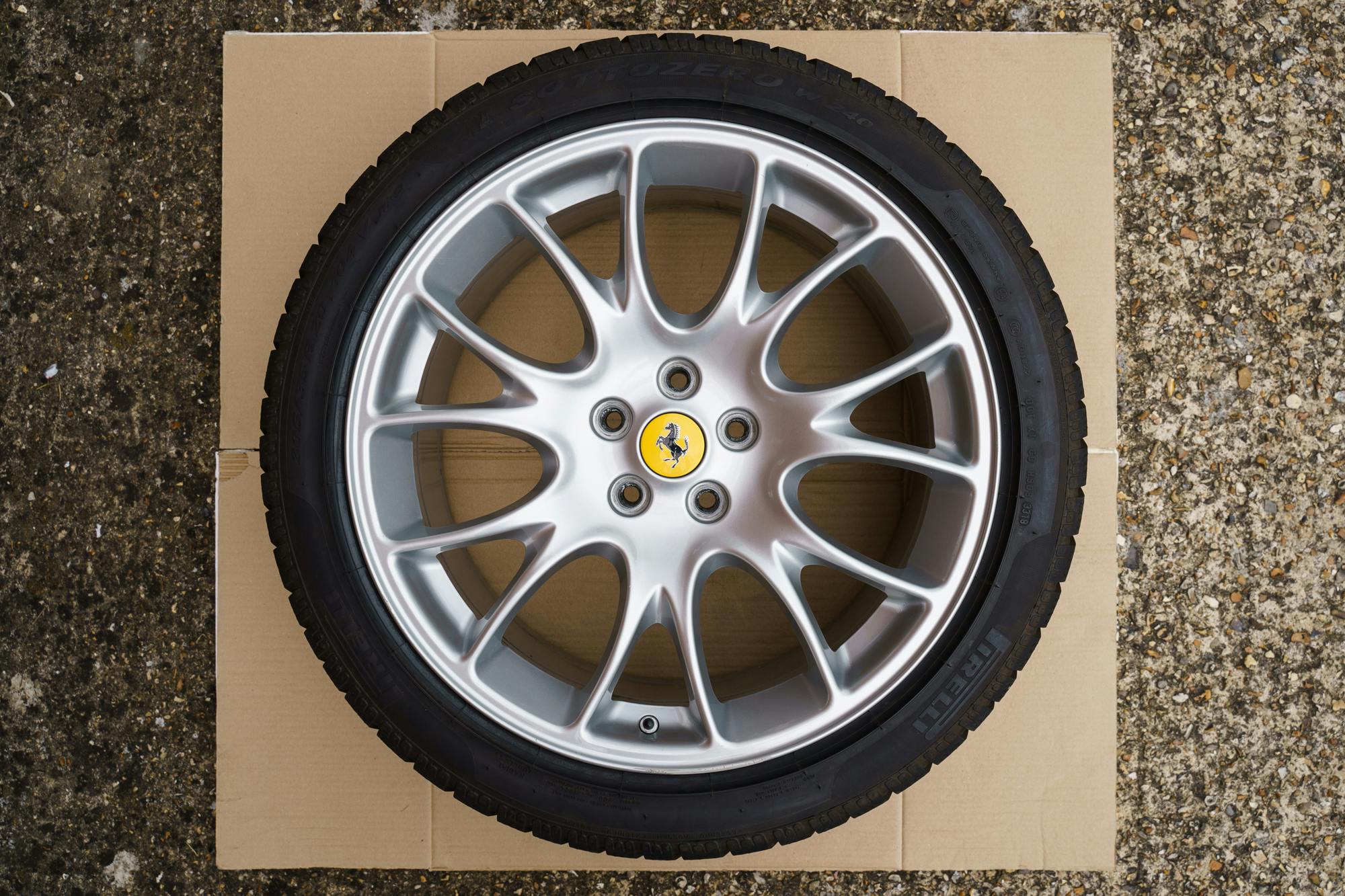 FERRARI 599 WHEELS AND TYRES