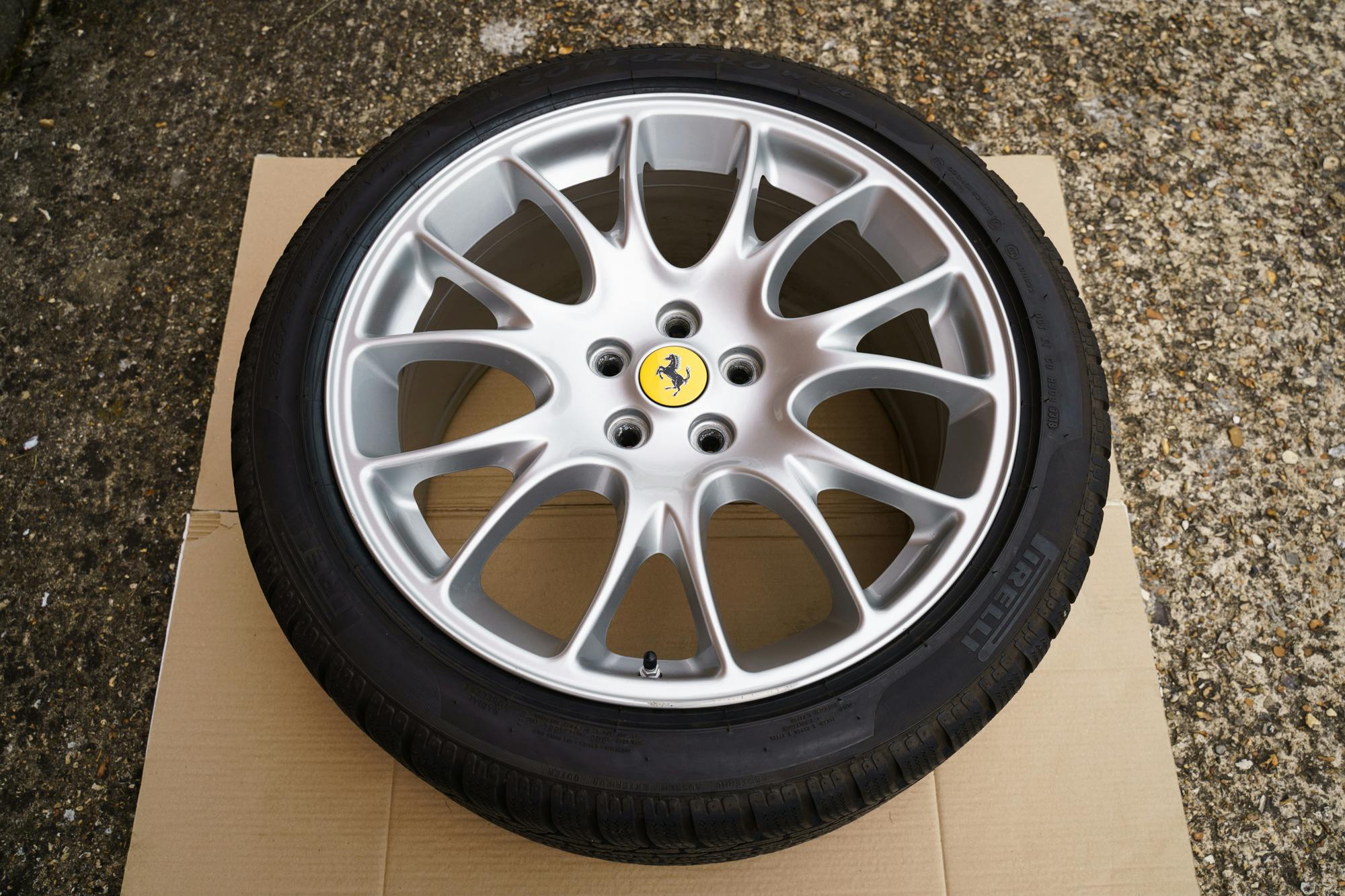 FERRARI 599 WHEELS AND TYRES