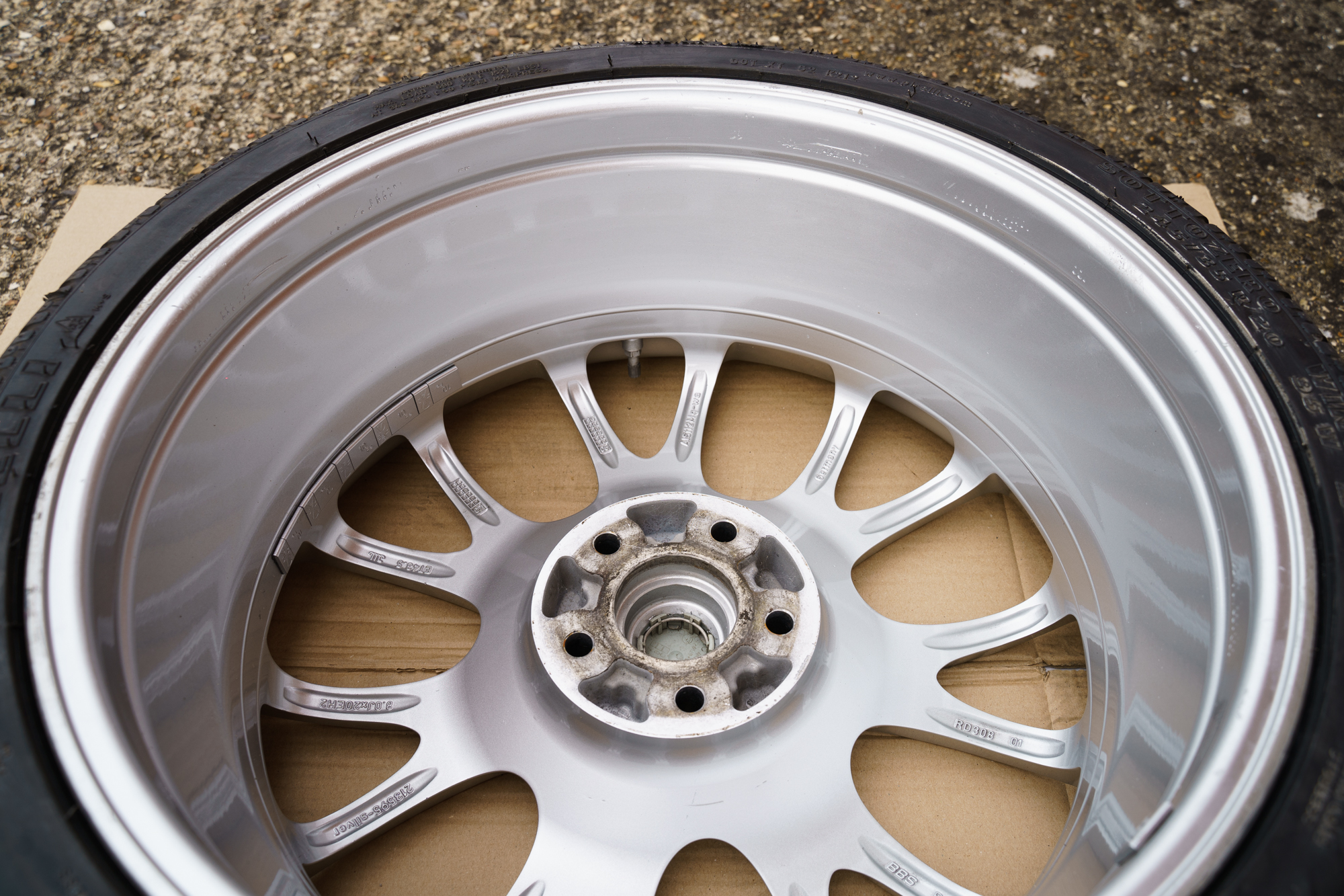 FERRARI 599 WHEELS AND TYRES