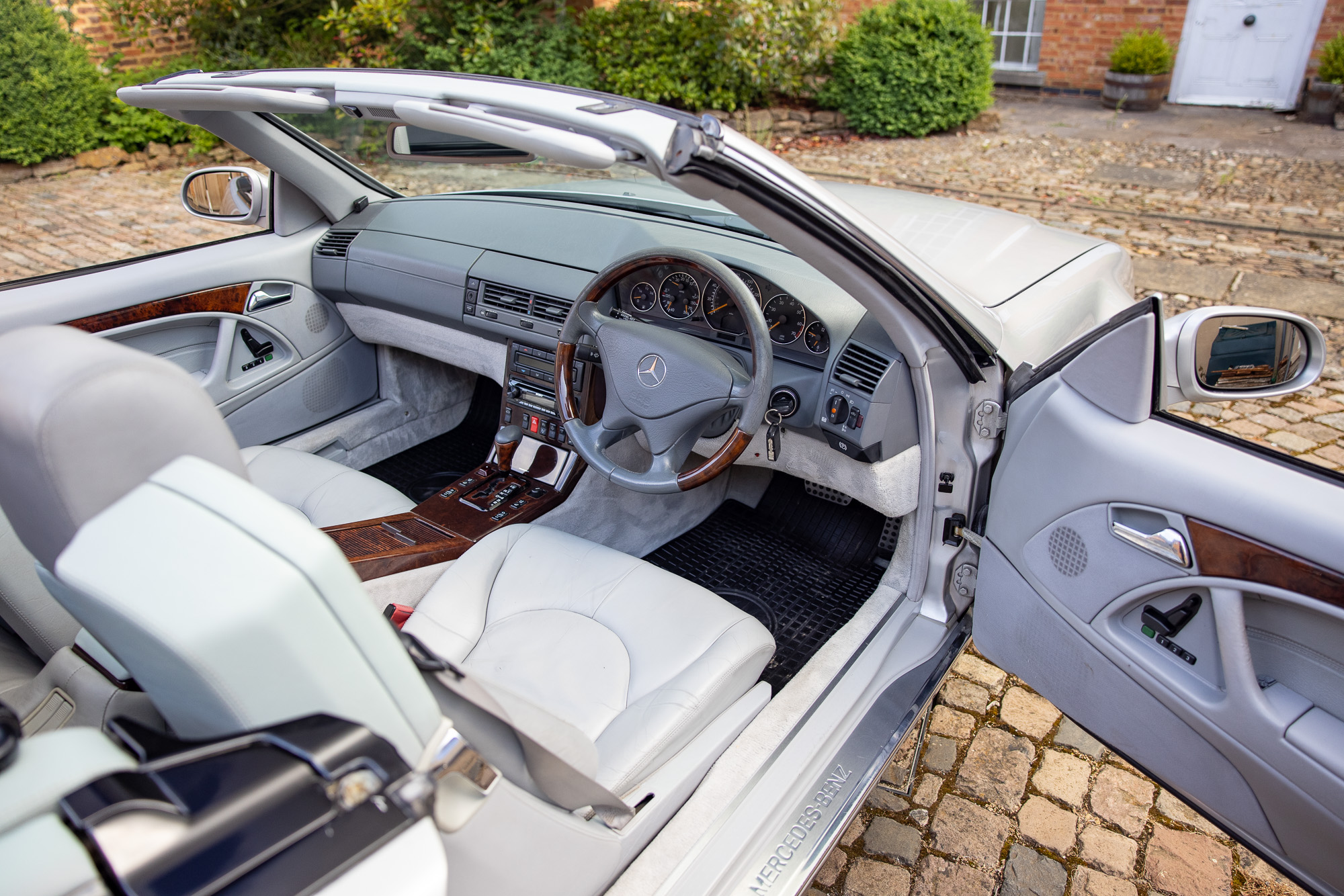 2000 MERCEDES-BENZ (R129) SL600 for sale by auction in Hallaton ...