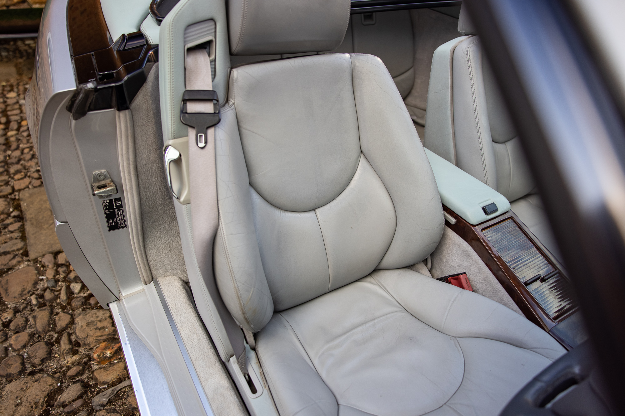 2000 MERCEDES-BENZ (R129) SL600