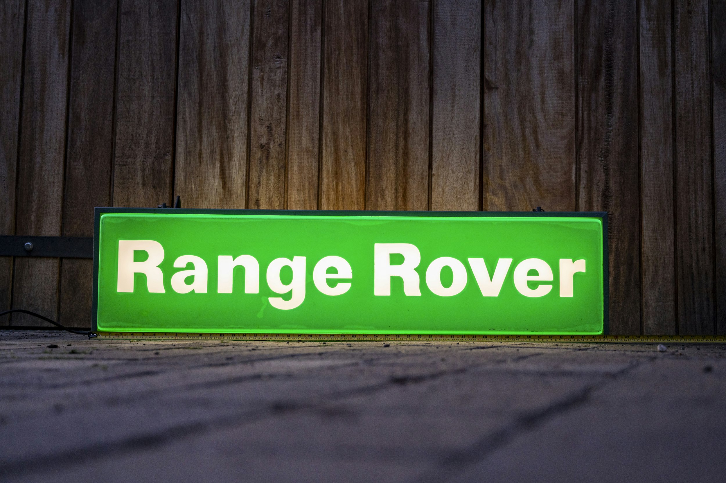 RANGE ROVER ILLUMINATED SIGN