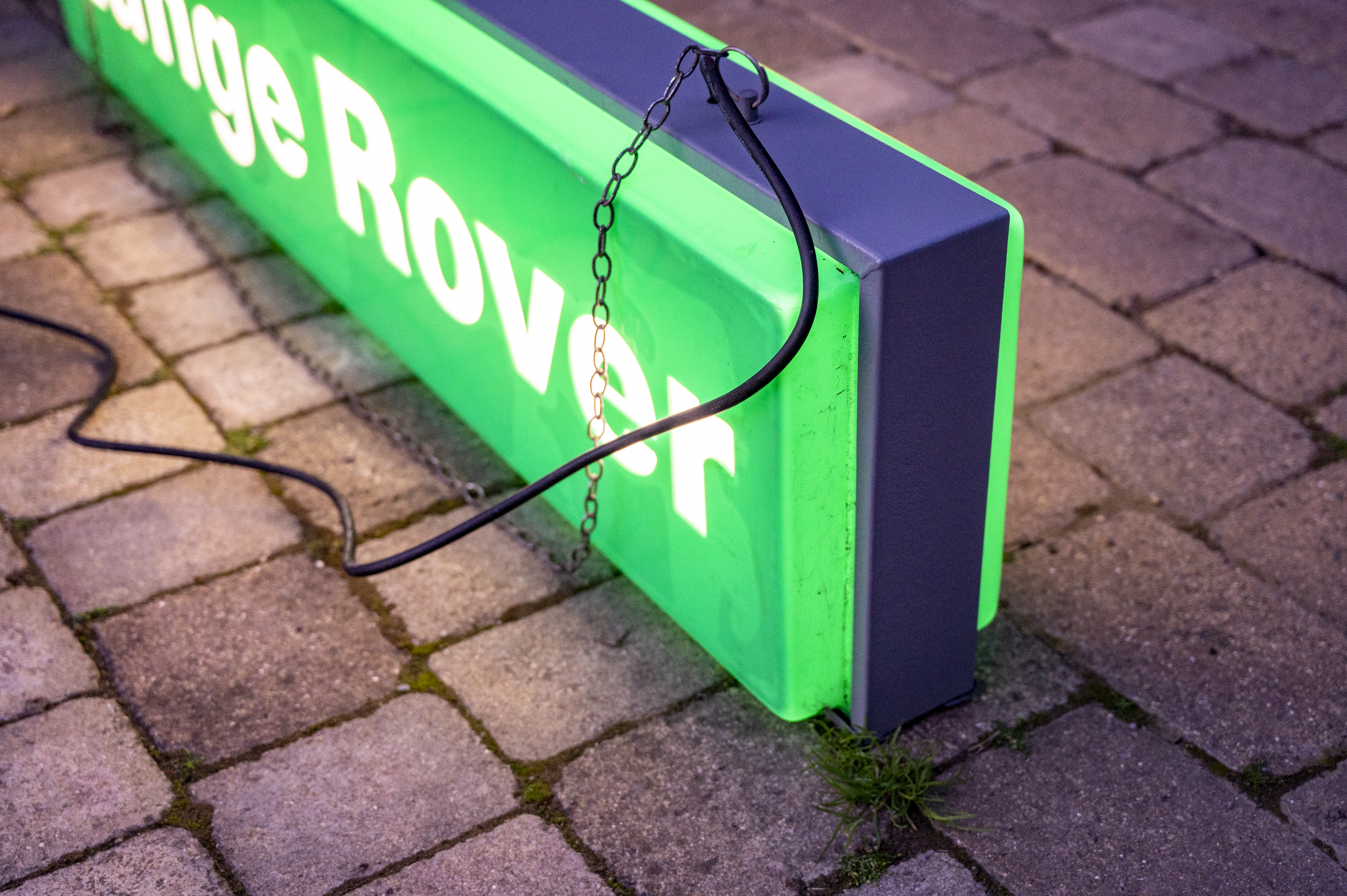 RANGE ROVER ILLUMINATED SIGN