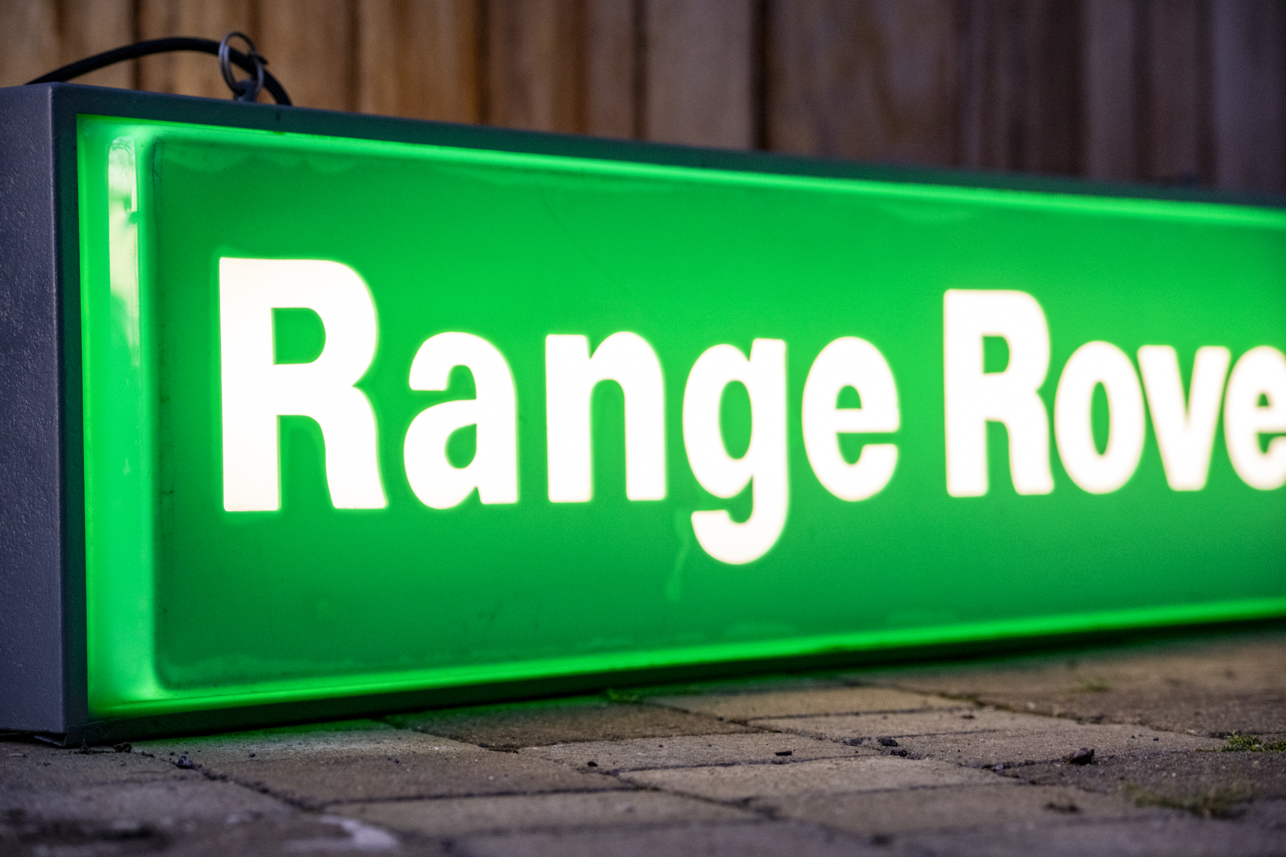RANGE ROVER ILLUMINATED SIGN