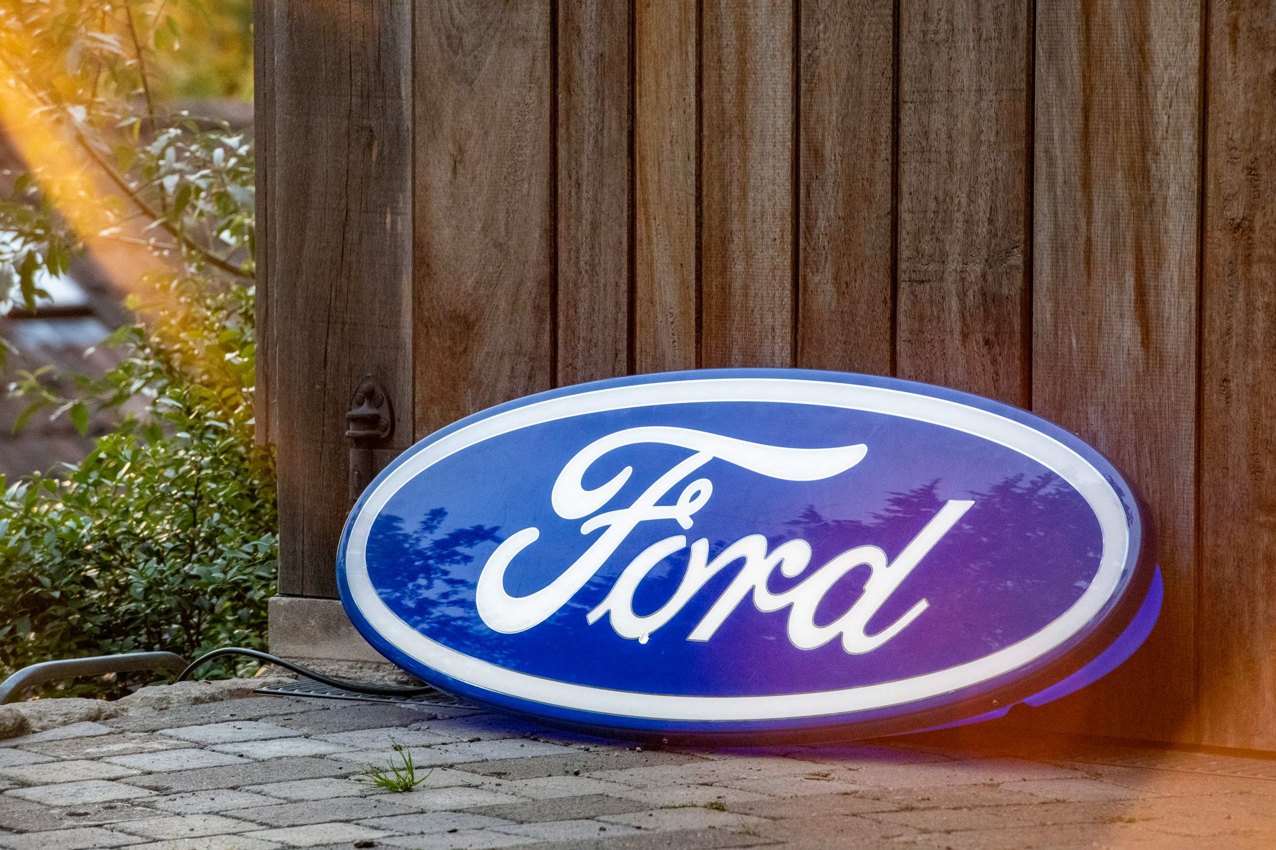 FORD ILLUMINATED SIGN for sale by auction in Corsham, Wiltshire ...