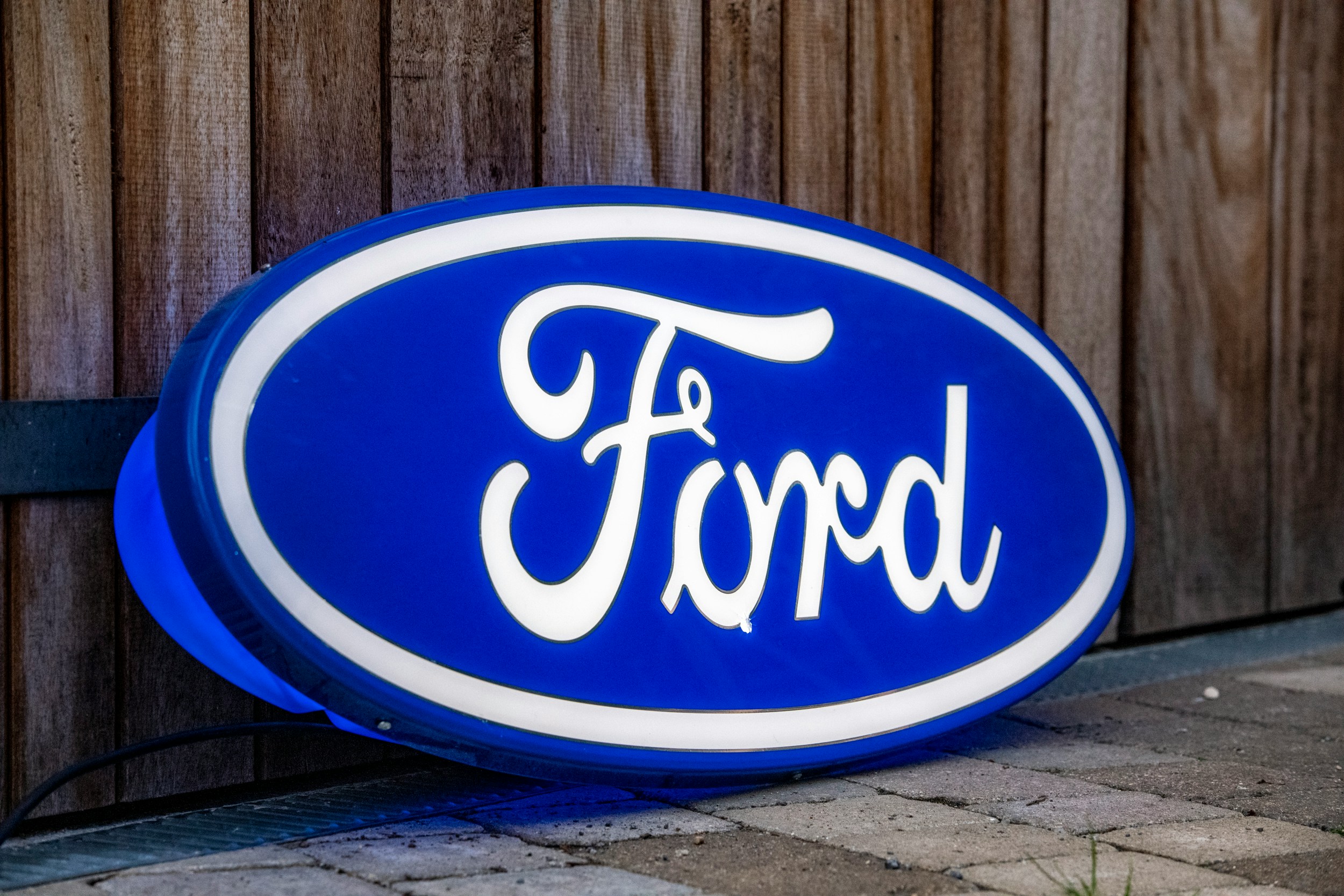 FORD ILLUMINATED SIGN for sale by auction in Corsham, Wiltshire ...