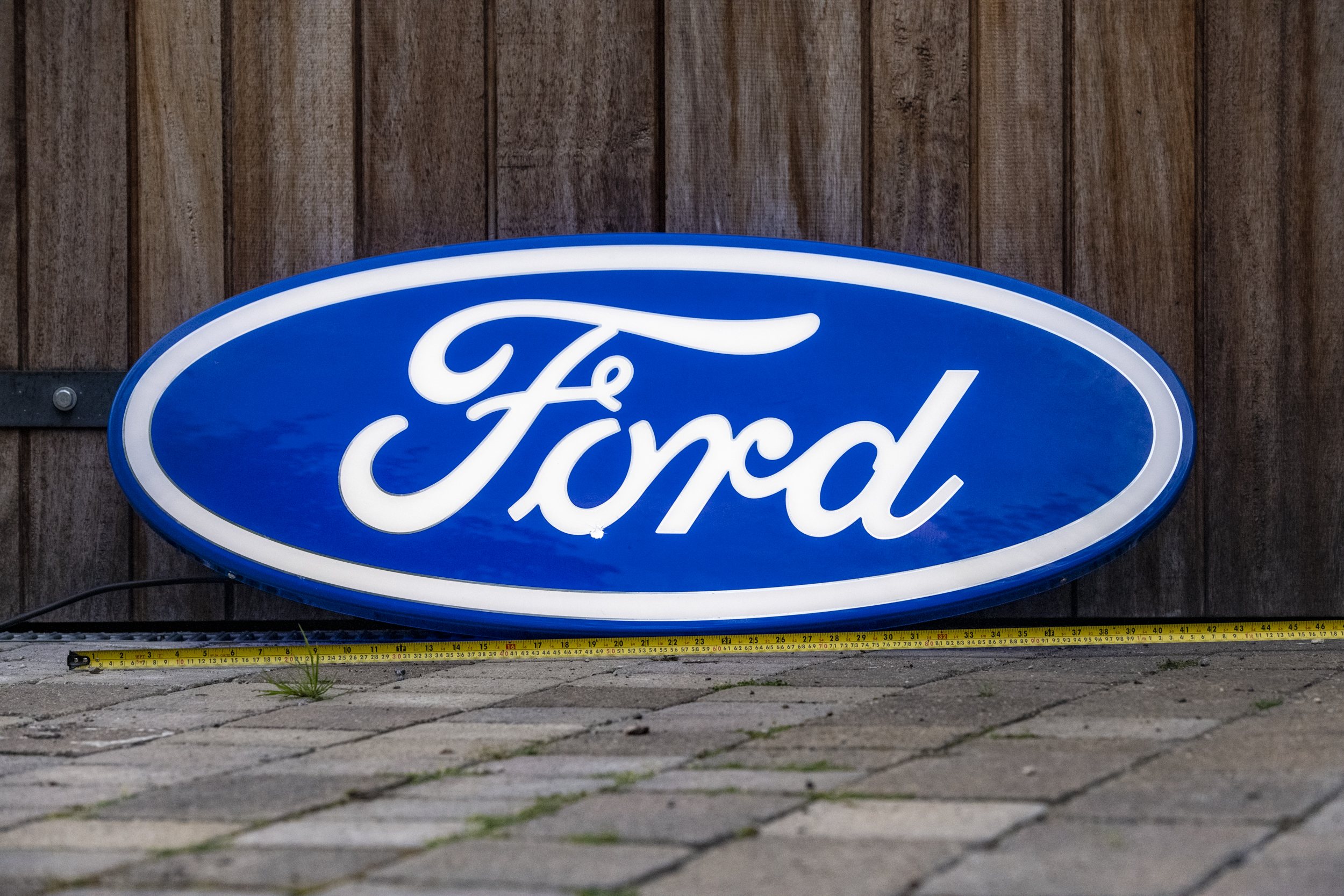FORD ILLUMINATED SIGN