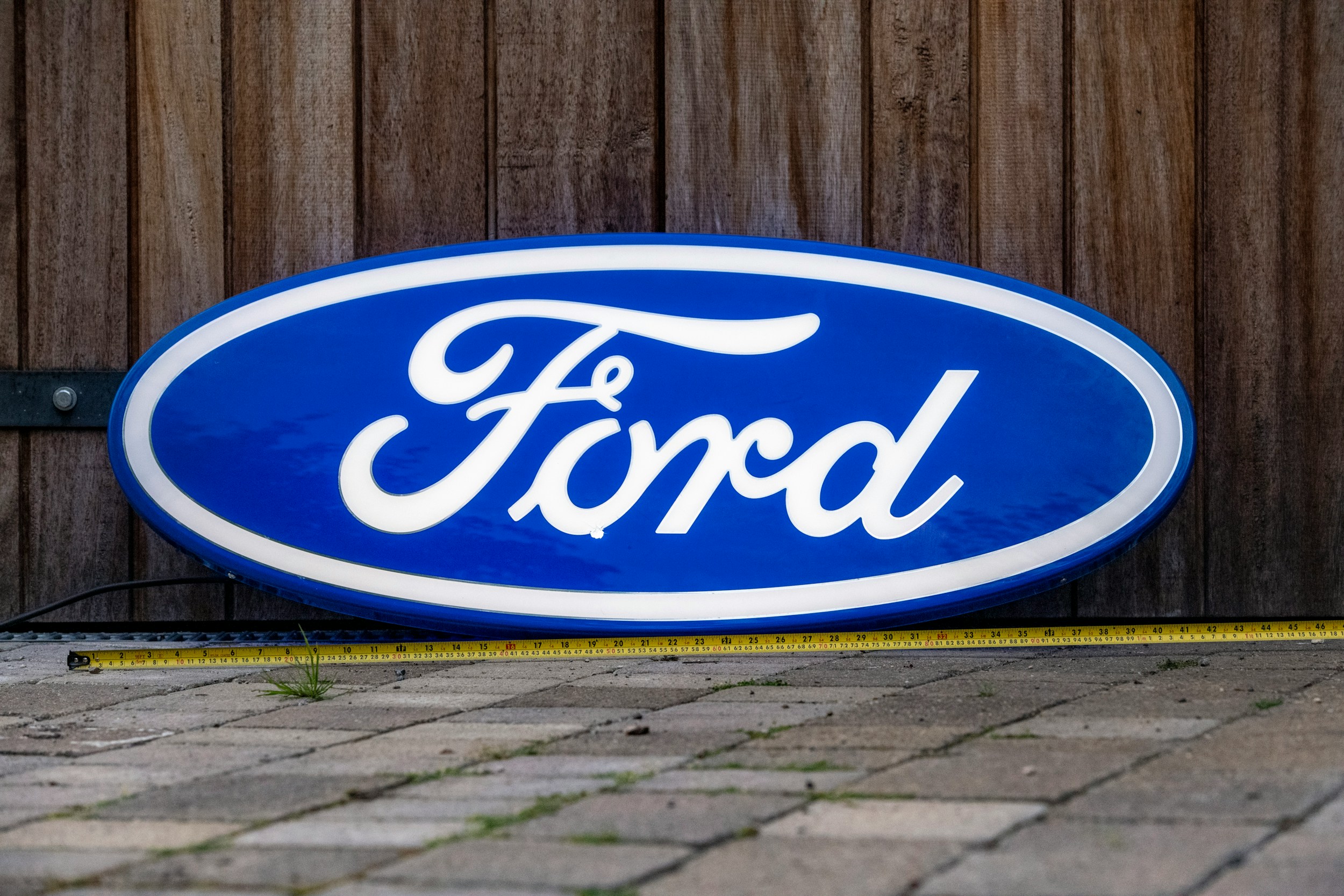 FORD ILLUMINATED SIGN for sale by auction in Corsham, Wiltshire ...