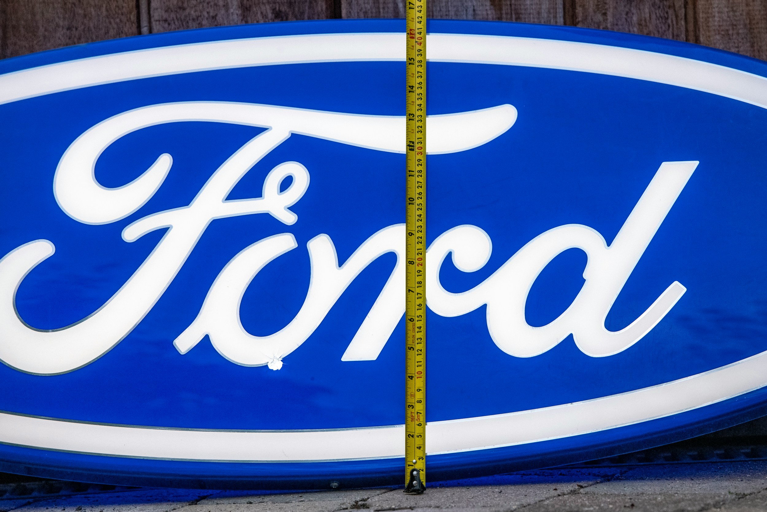 FORD ILLUMINATED SIGN for sale by auction in Corsham, Wiltshire ...