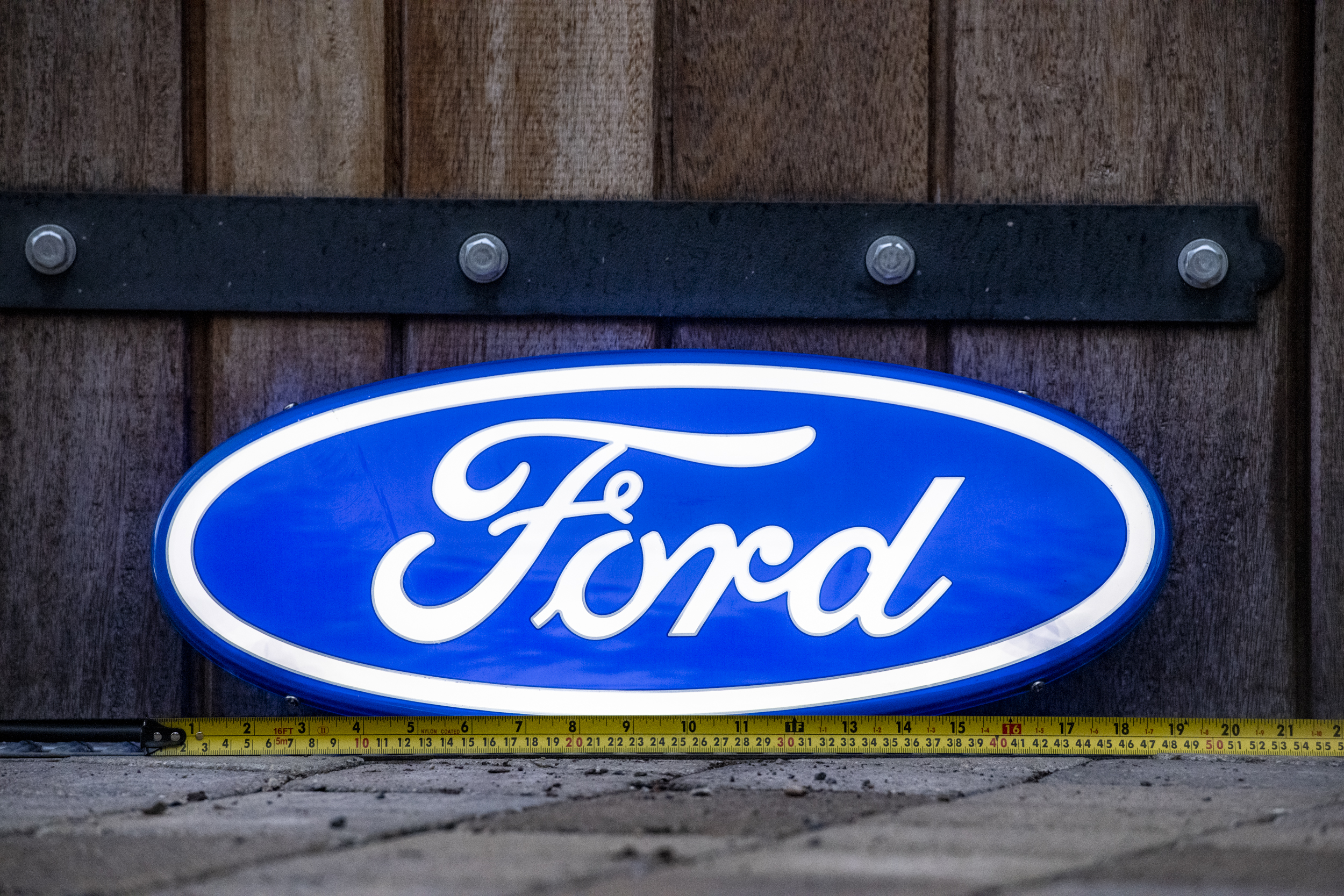 FORD ILLUMINATED SIGN