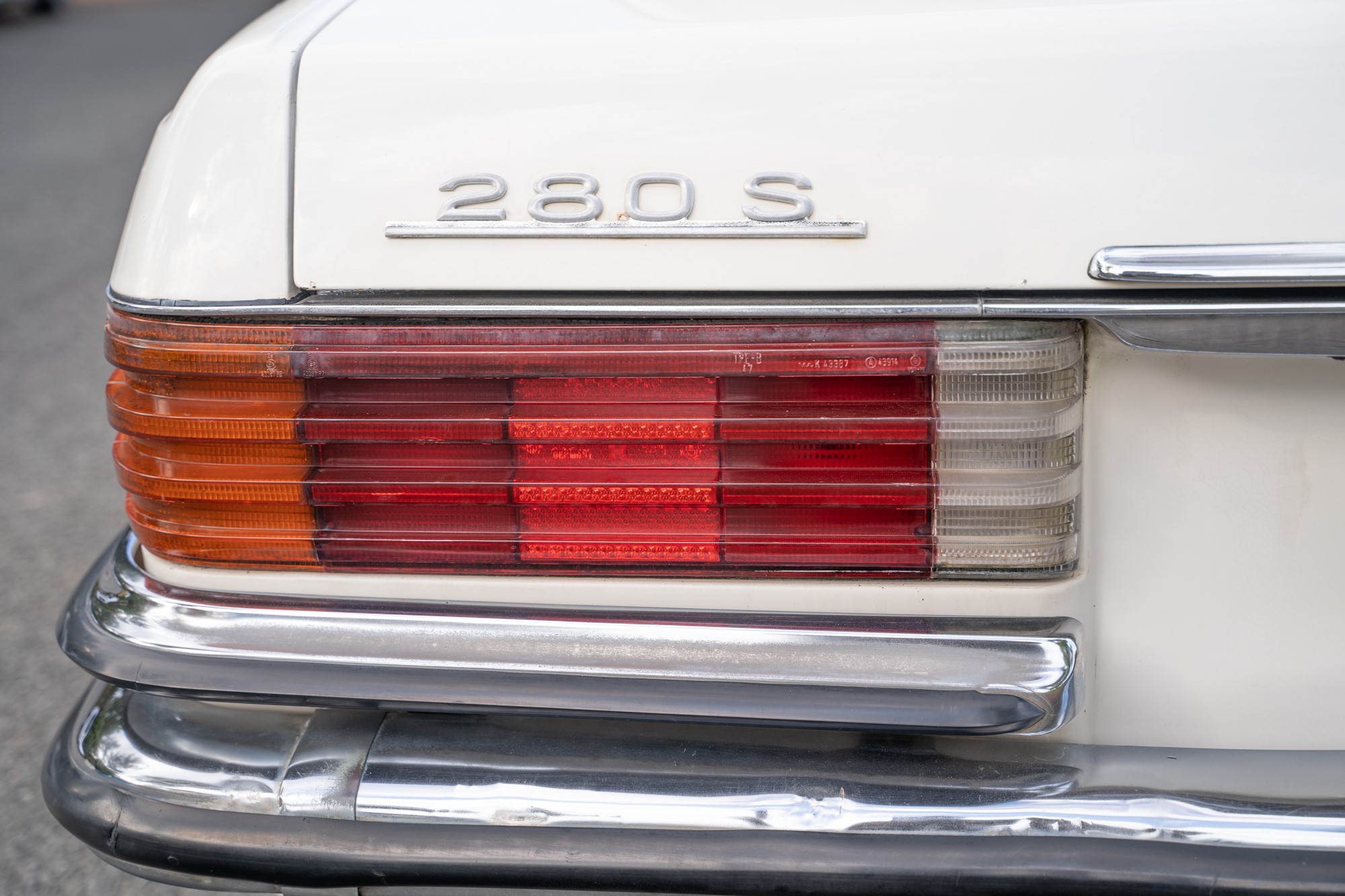 1974 MERCEDES-BENZ (W116) 280 S
