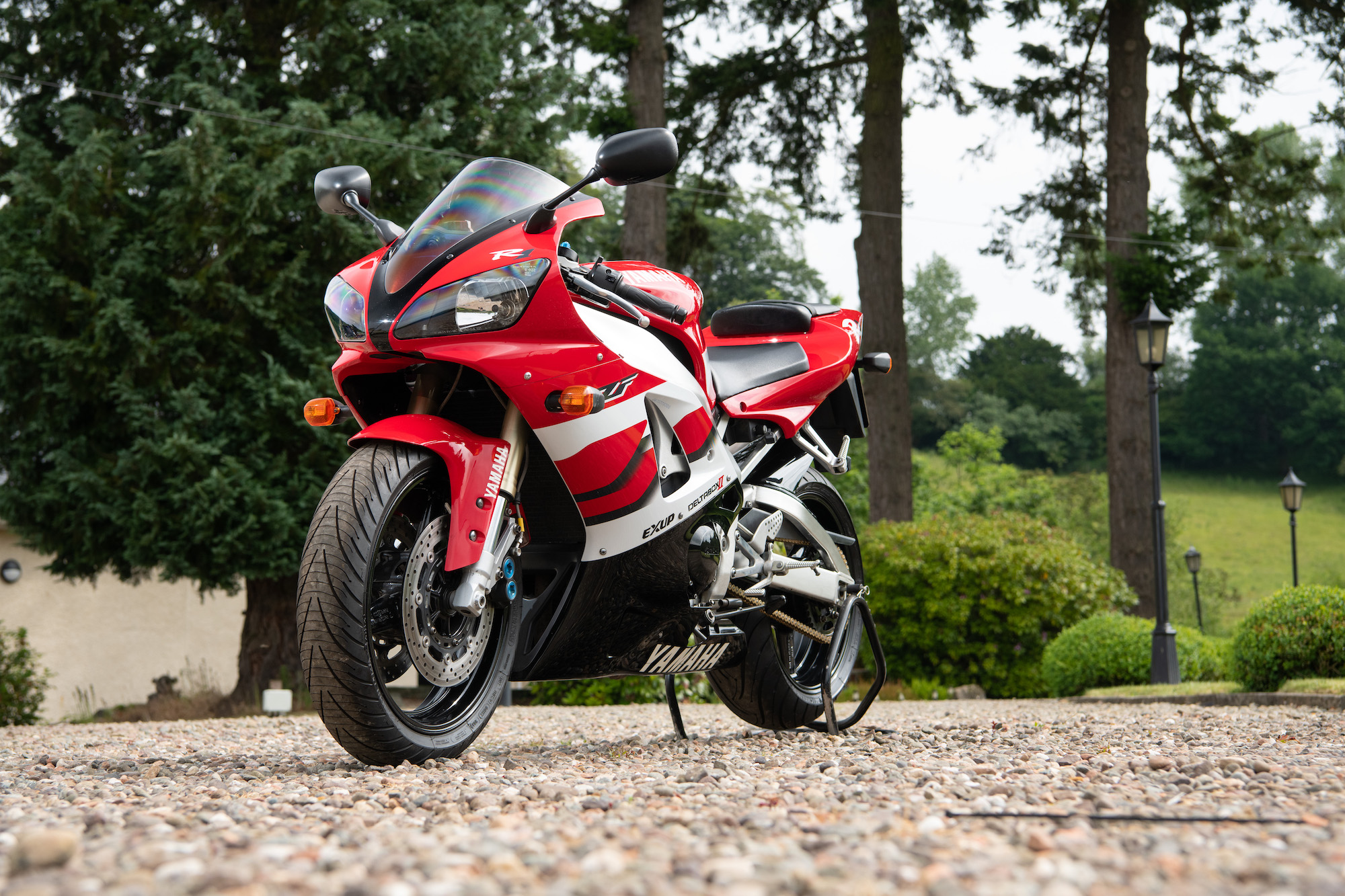 2000 YAMAHA YZF-R1 for sale by auction in South Lanarkshire, Scotland ...