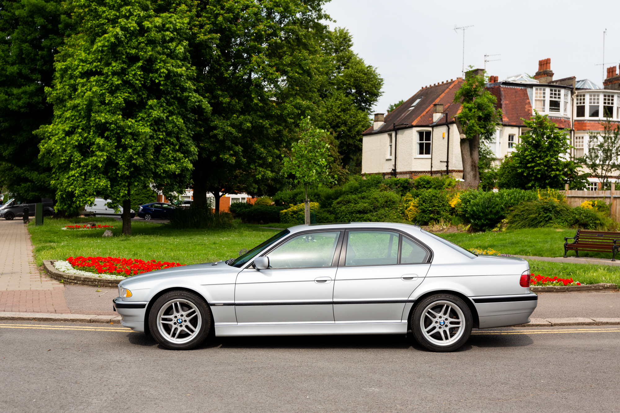2001 BMW (E38) 735I SPORT