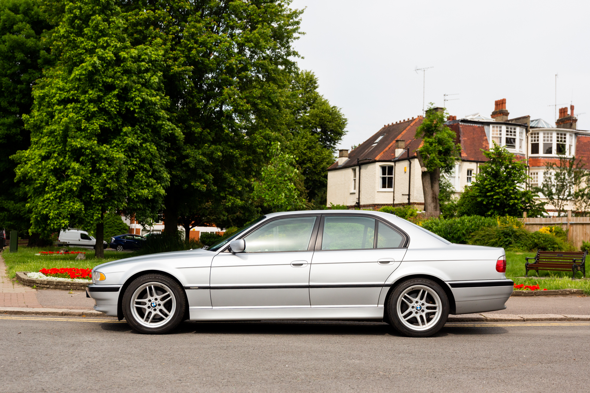 2001 BMW (E38) 735I SPORT