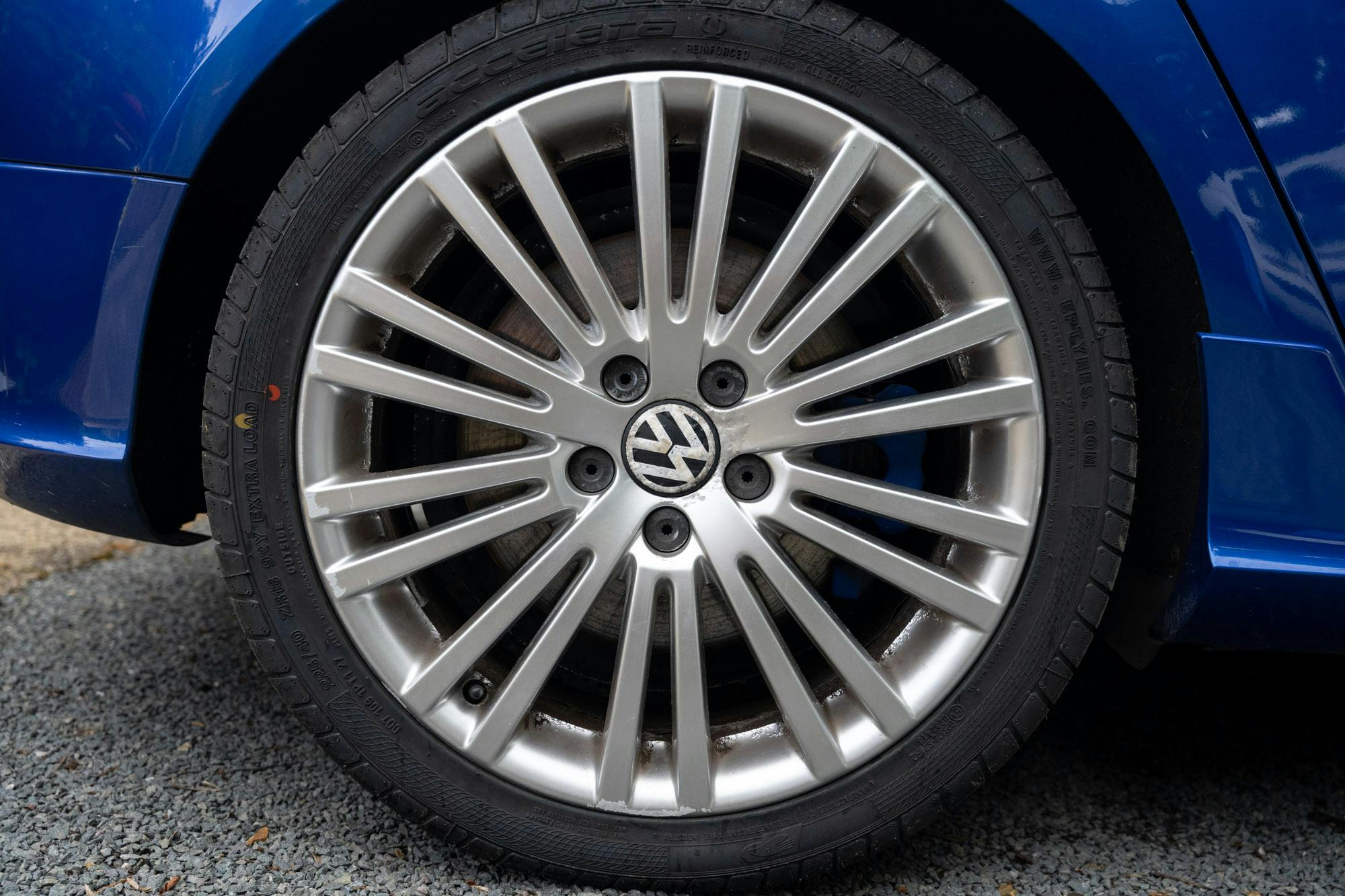 2006 VOLKSWAGEN GOLF (MK5) R32