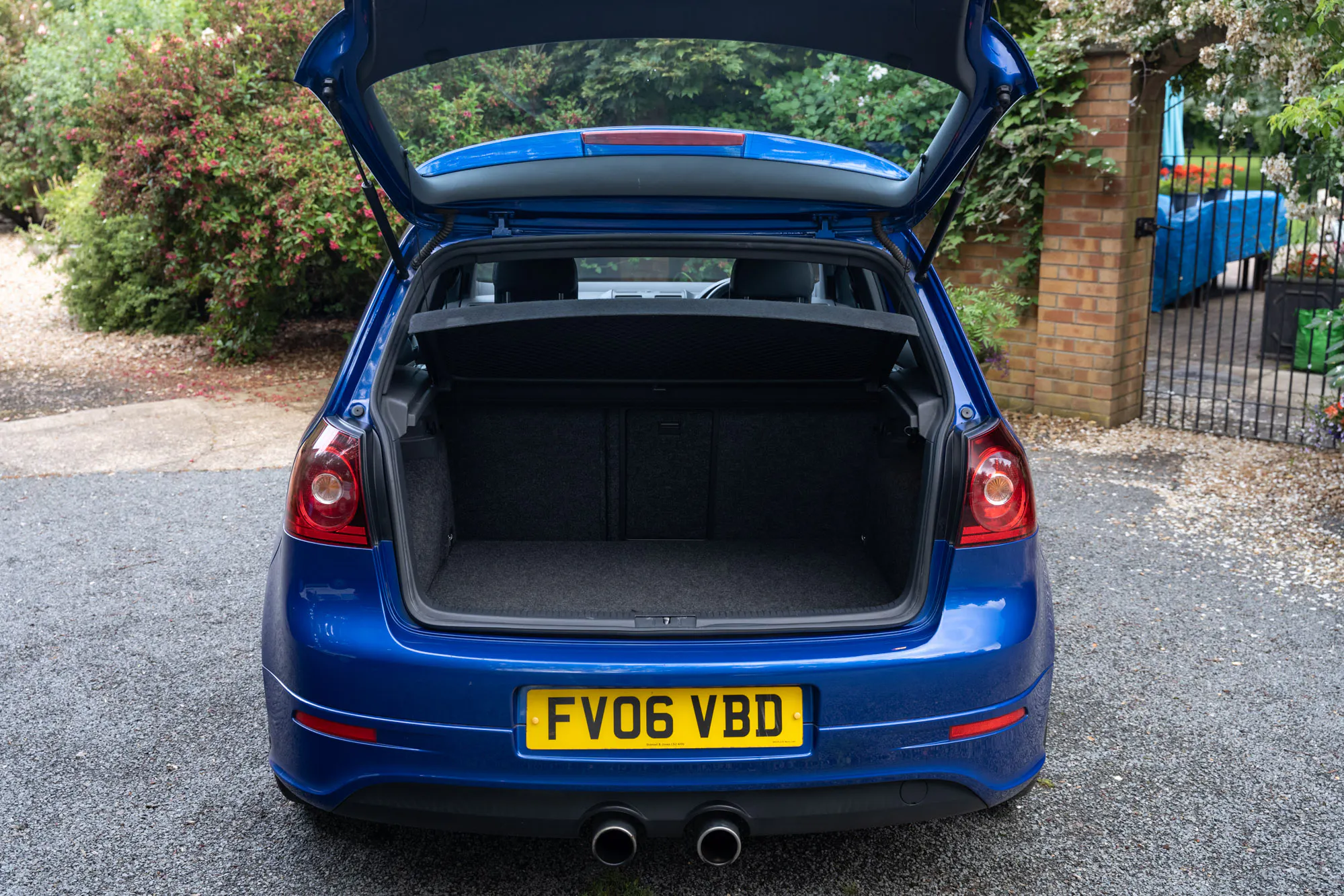 2006 VOLKSWAGEN GOLF (MK5) R32