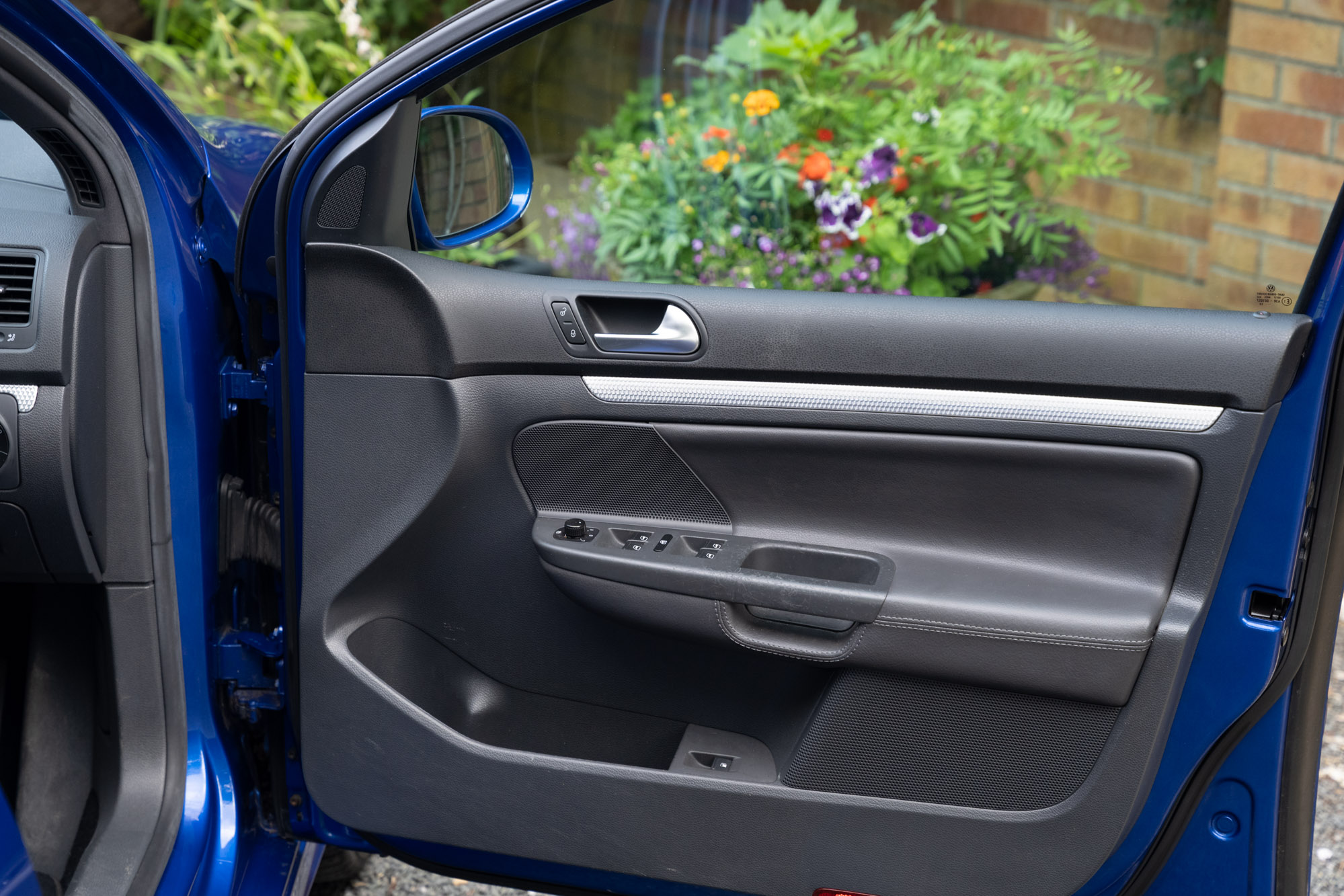 2006 VOLKSWAGEN GOLF (MK5) R32