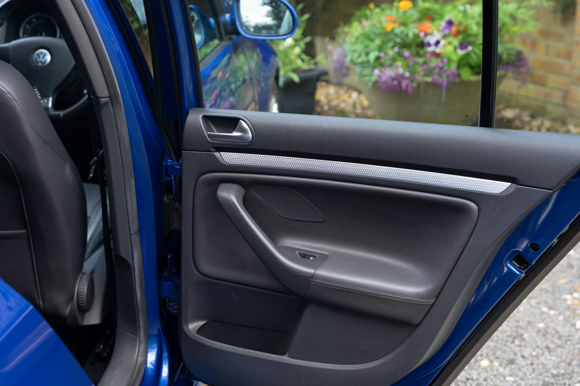 2006 VOLKSWAGEN GOLF (MK5) R32