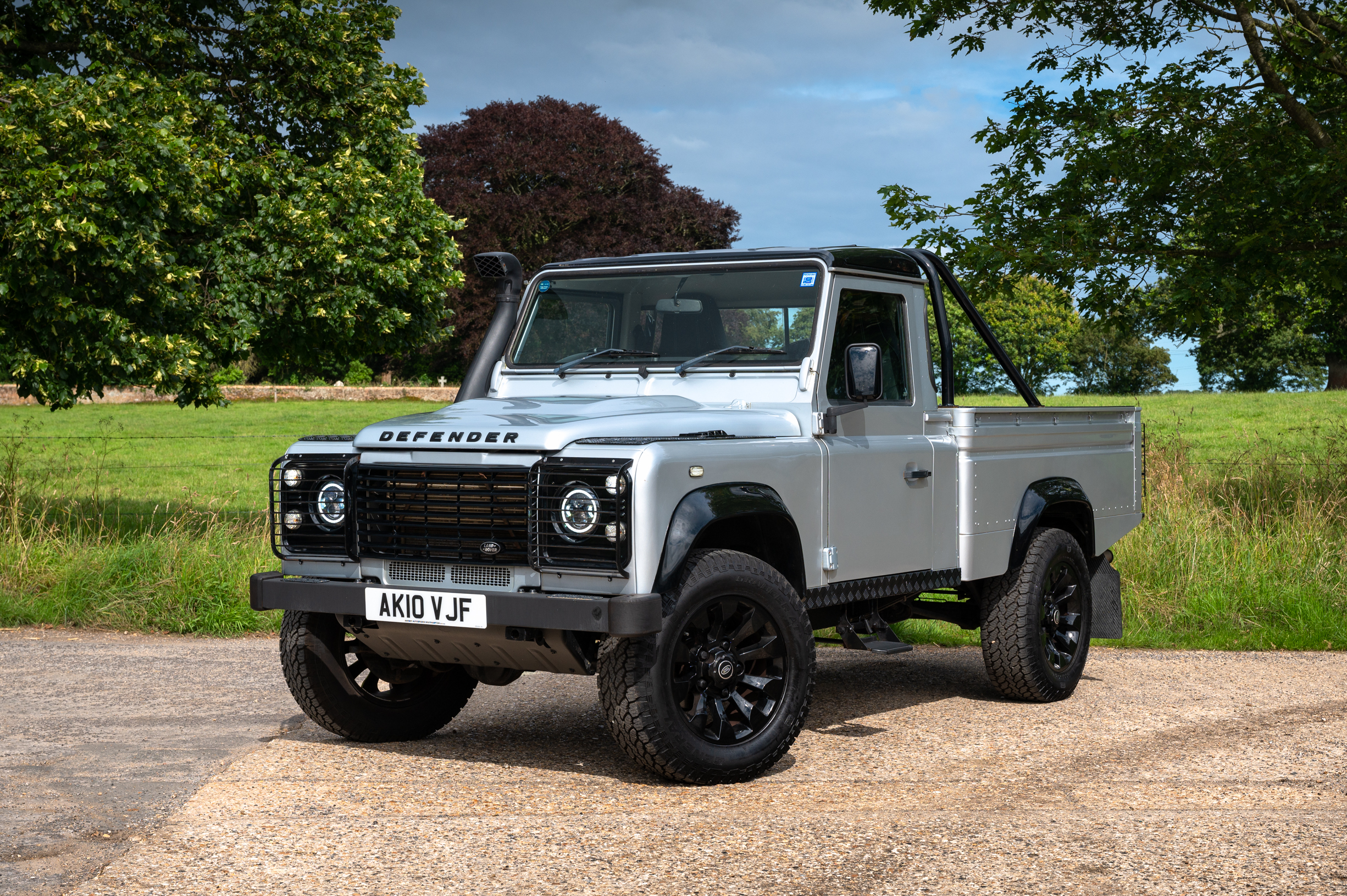 2010 LAND ROVER DEFENDER 110 SINGLE CAB PICK UP