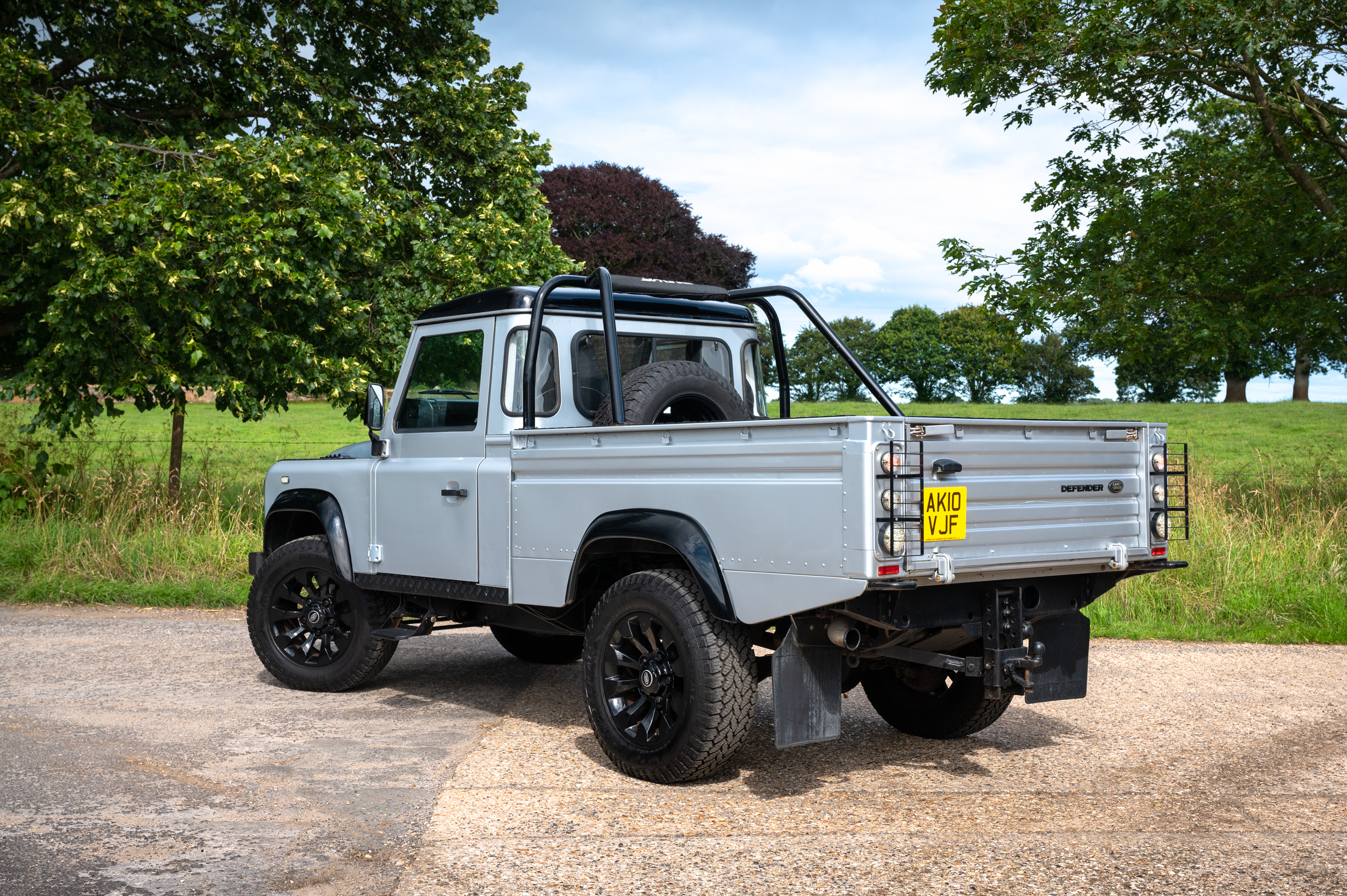 2010 LAND ROVER DEFENDER 110 SINGLE CAB PICK UP