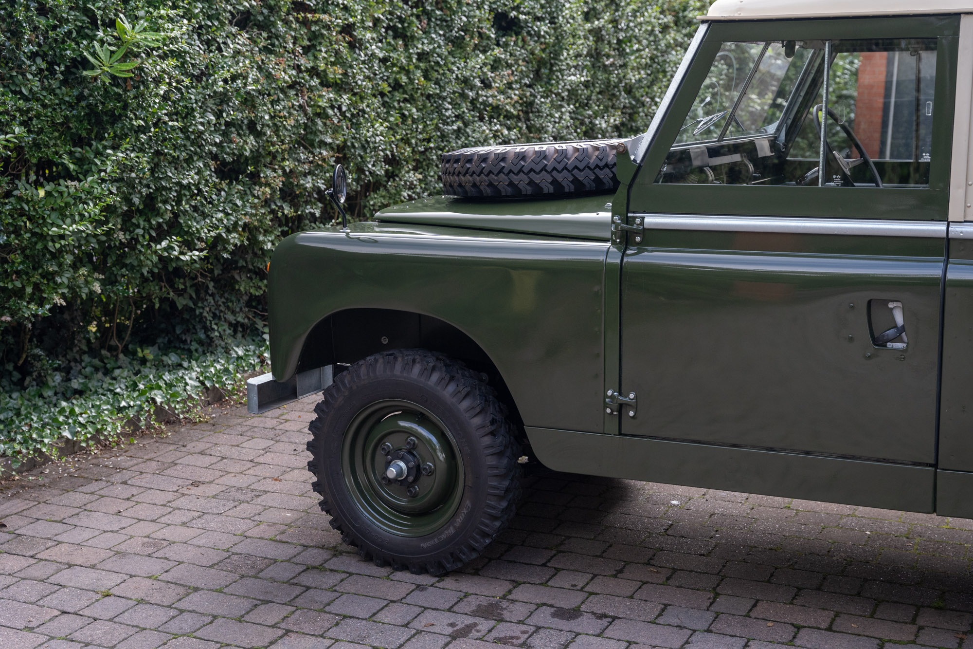 1968 LAND ROVER SERIES IIA 88"