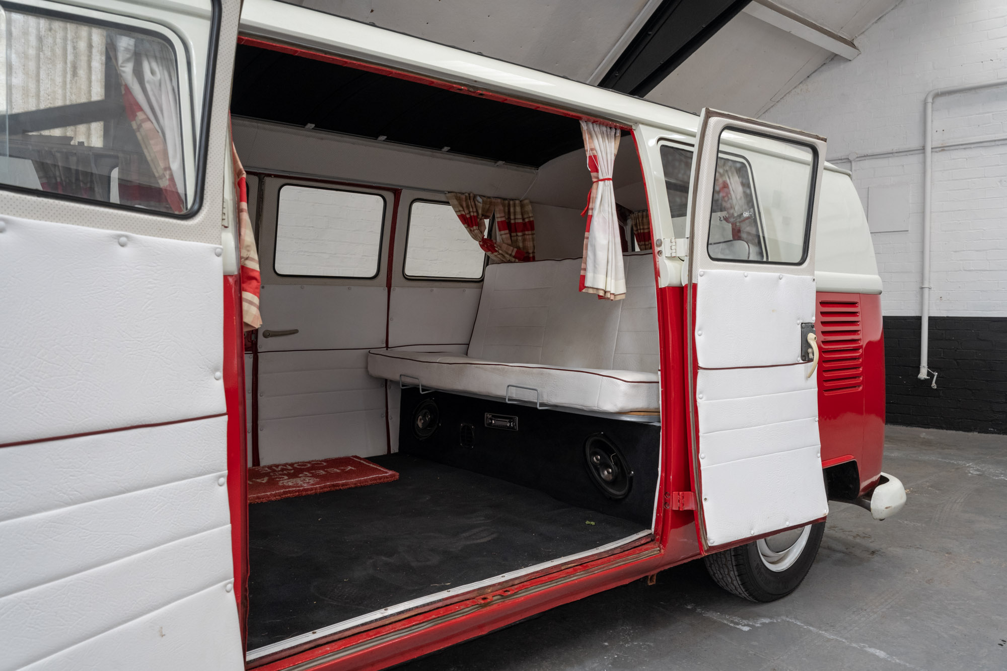 1967 VOLKSWAGEN T1 SPLITSCREEN CAMPER
