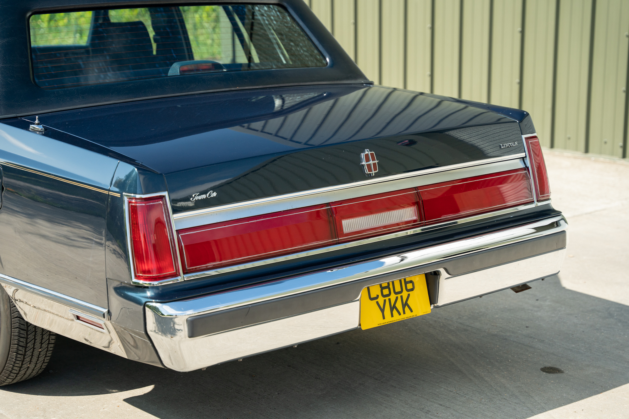 1986 LINCOLN TOWN CAR