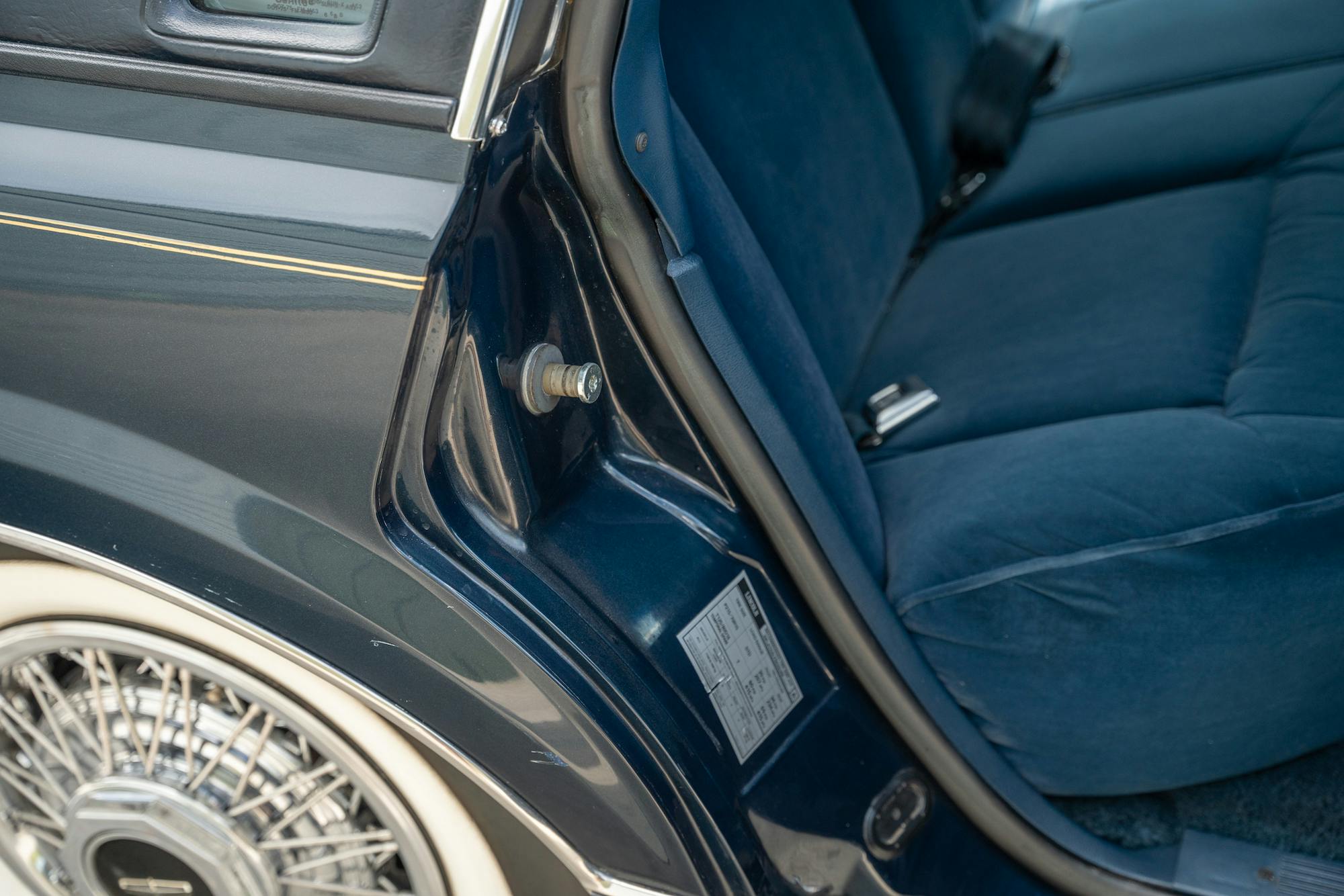 1986 LINCOLN TOWN CAR