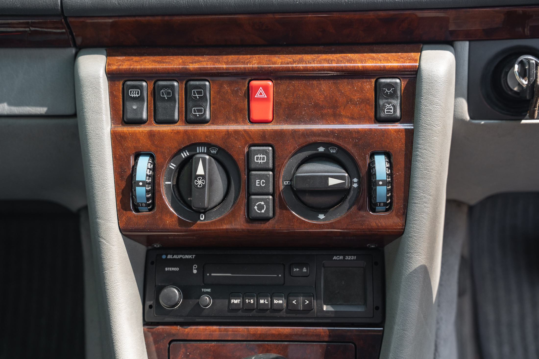 1991 MERCEDES-BENZ (W124) 300TE - 4MATIC