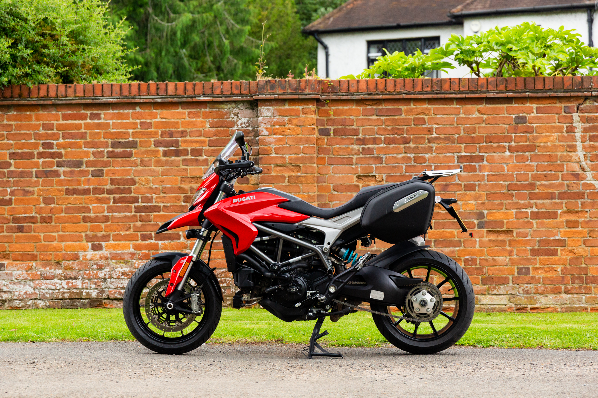 2016 DUCATI HYPERSTRADA 939 for sale by auction in Henley-on-Thames ...